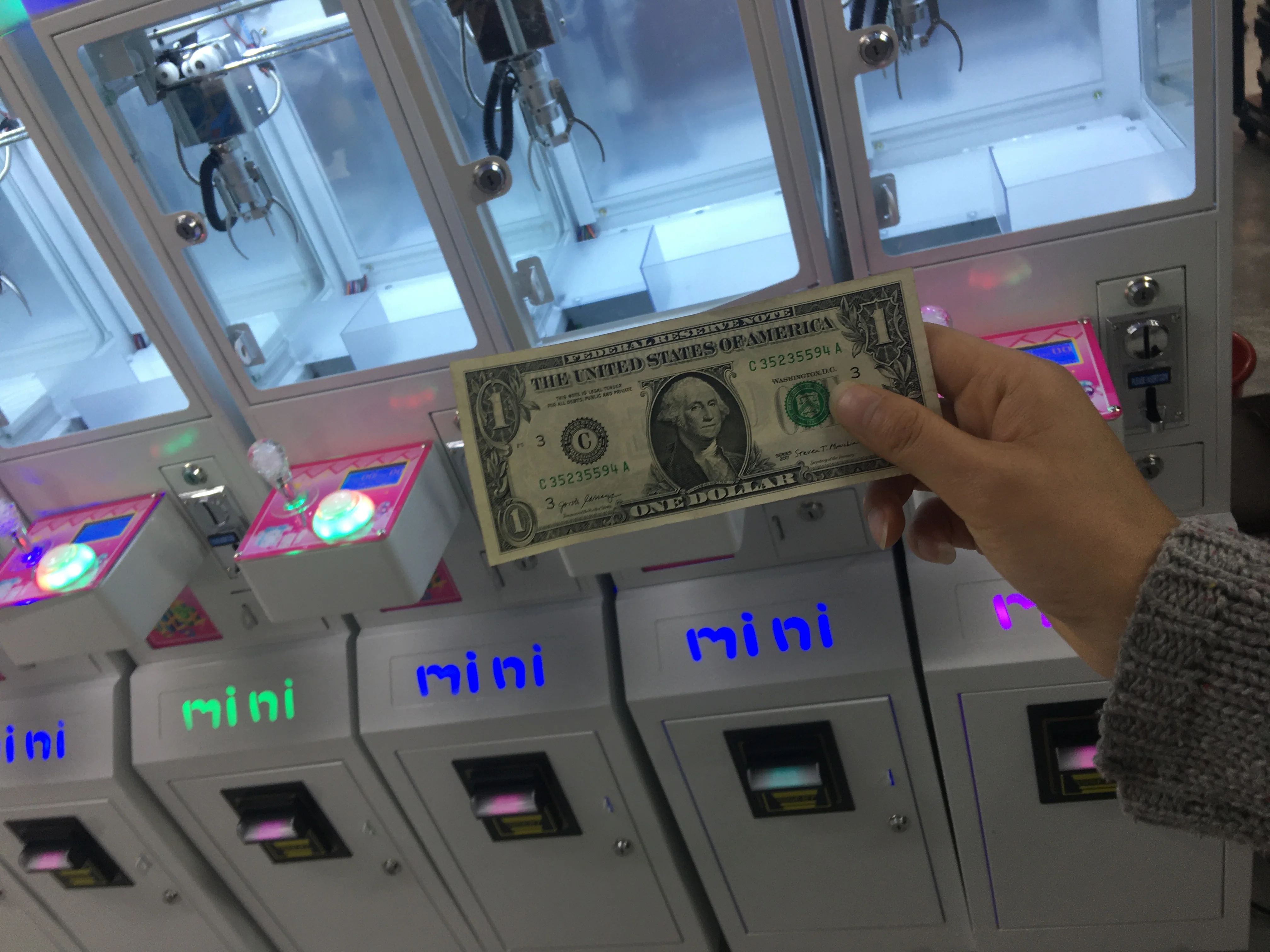 Neofuns Customizable Mini Coin Operated Small Doll Arcade Game Vending ...