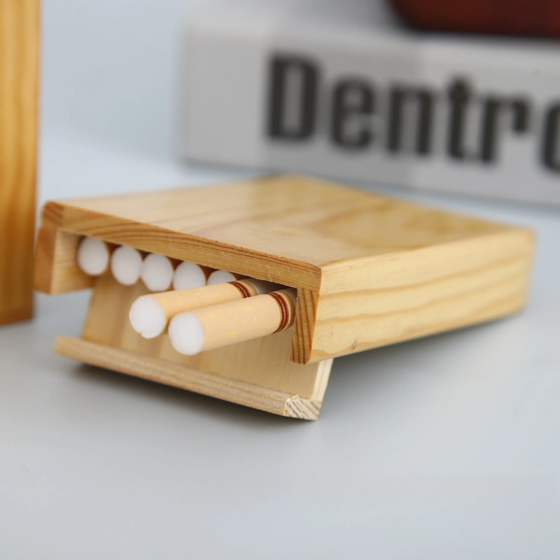 Creative Solid Wood Cigarette Box With Flip Top Design 10 Coarse & 15 ...