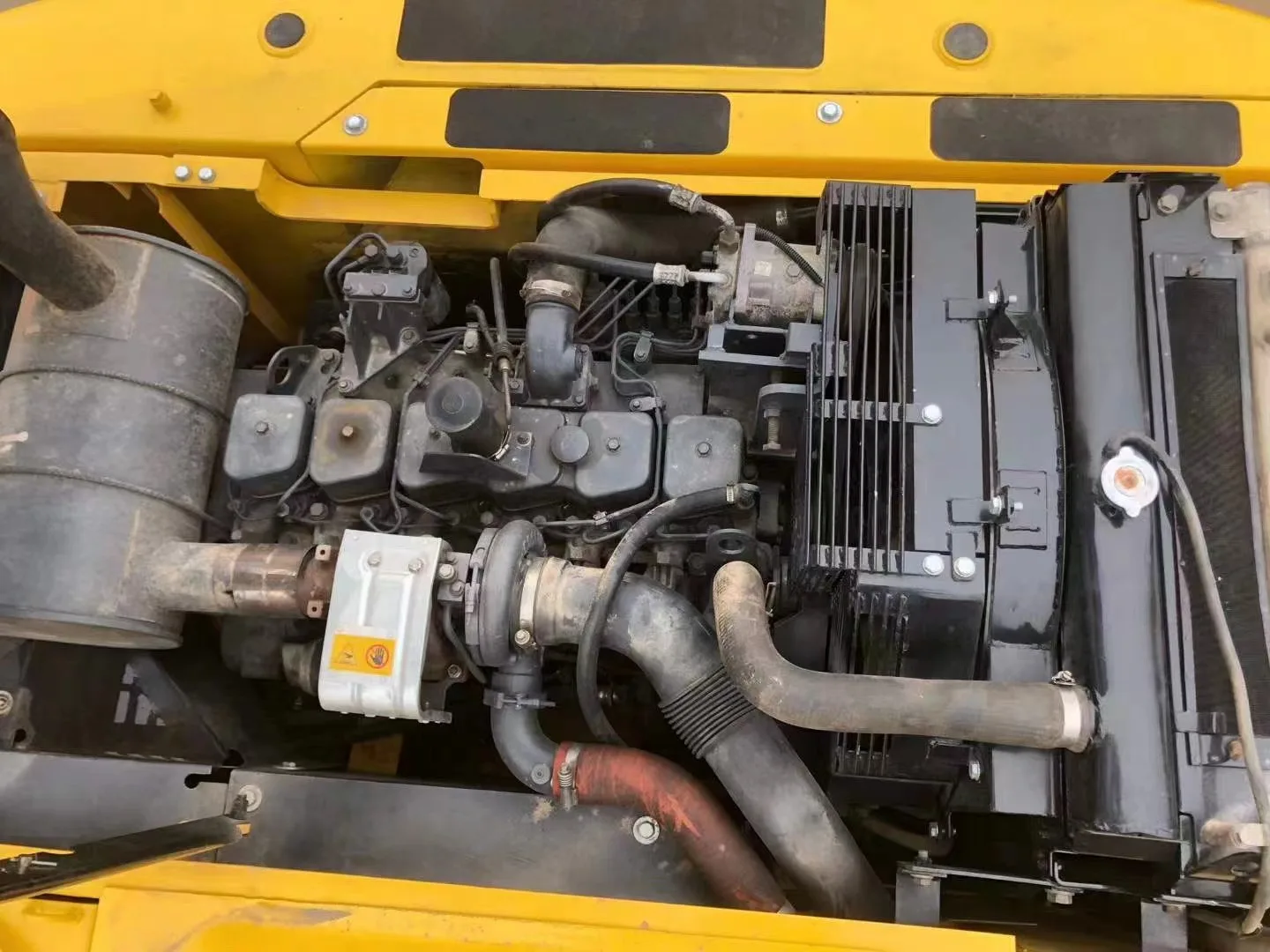 Medium Used Excavator Komatsu 200-7 Classic Direct Injection Excavator ...