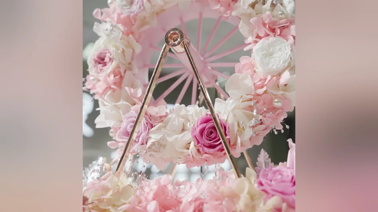 Wholesale Hydrangea And Rose Ferris Wheel Preserved Flower For ...