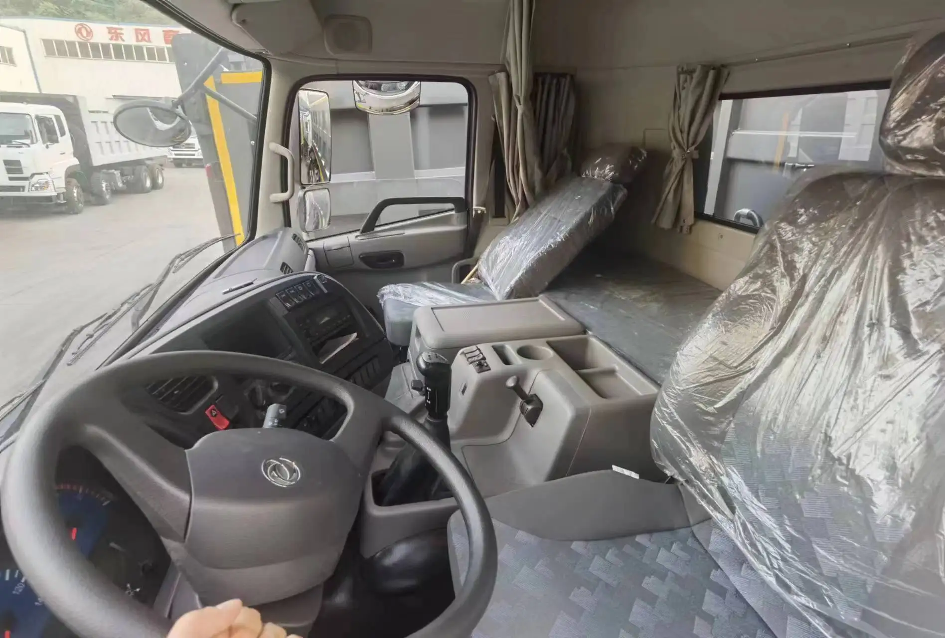 Chinese Used Dongfeng Cummins Engine Euro 5 8x4 Dump Truck - Buy ...
