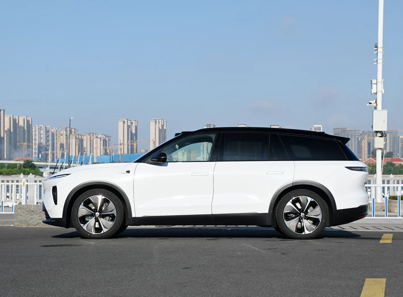 2023 Chinese Auto 4 Wheel Electric Cars Hot Sale Luxury Version 4wd Suv ...