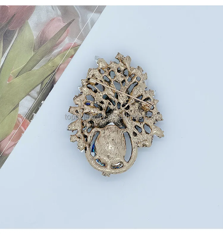 2024 Wholesale Lady Suit Flowers Vase Brooch Vintage Gold Plated Alloy ...