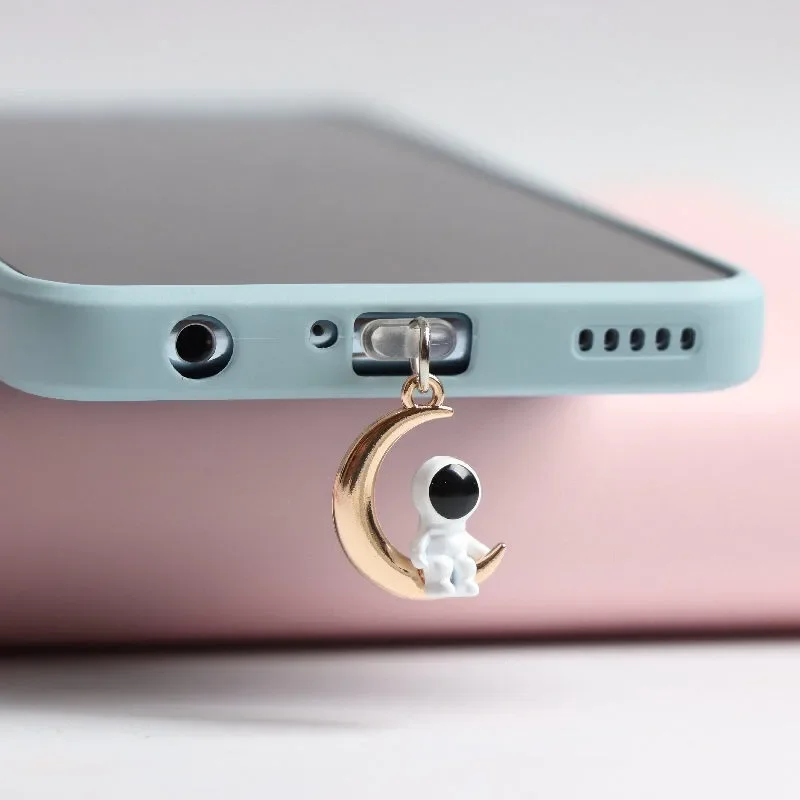 Astronaut Dust Plug Charm - Cute Charge Port Protection