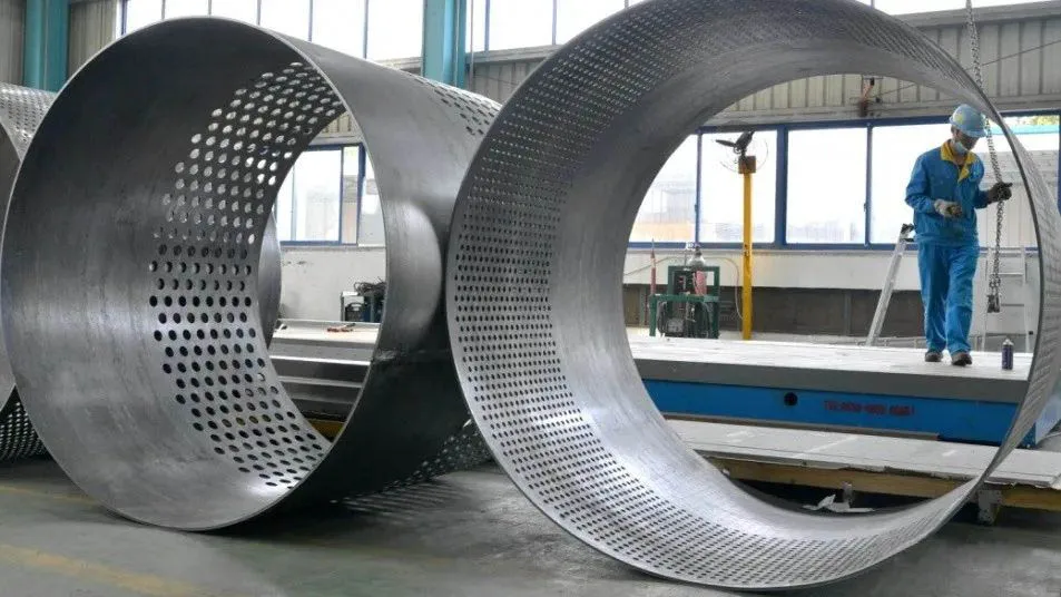 Metal Fabrication For Stainless Steel Screen Filters By Welding Service ...