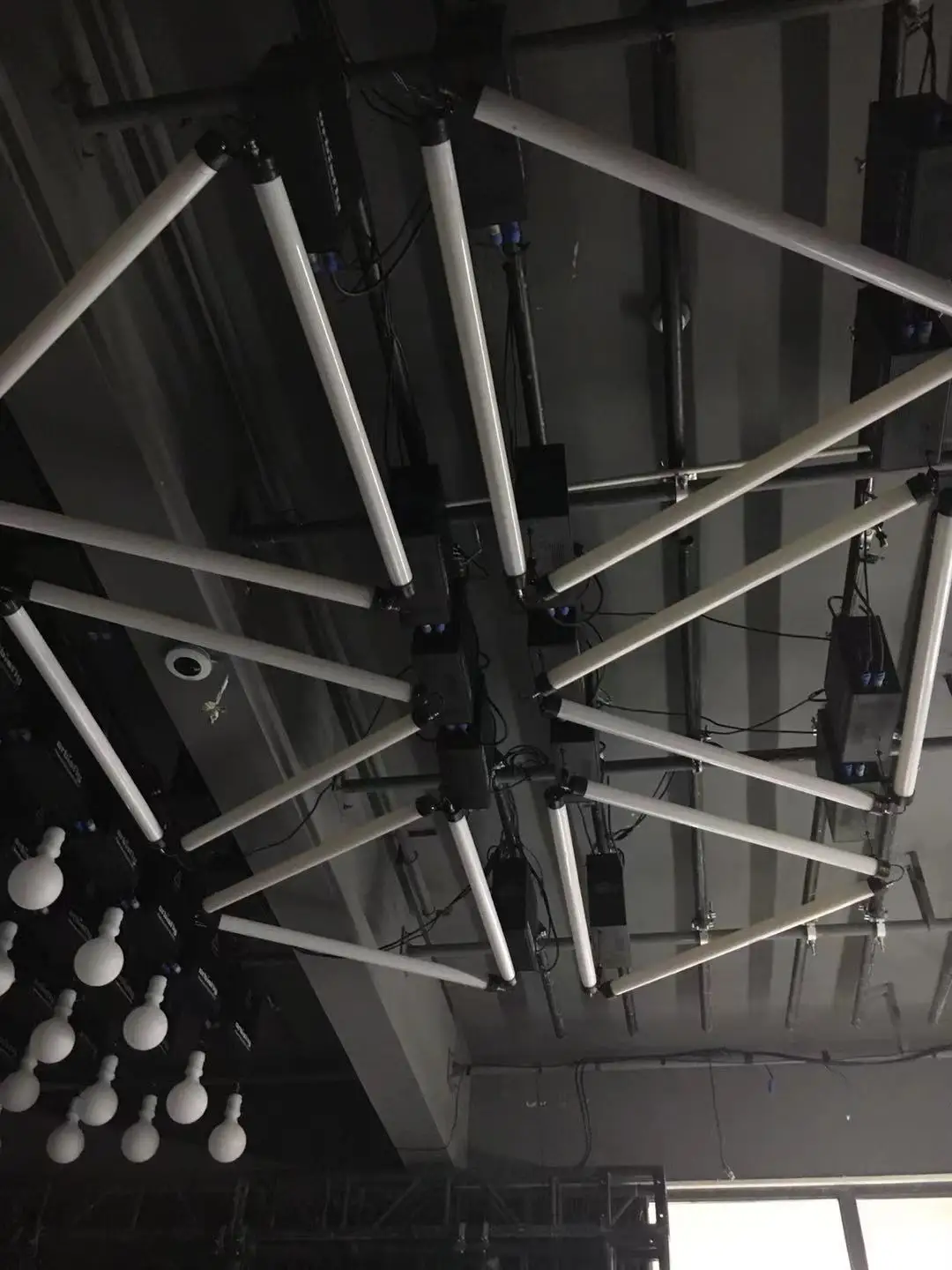 3D Pixel LED Kinetic Tube Lights - Perfect for Wedding Decor