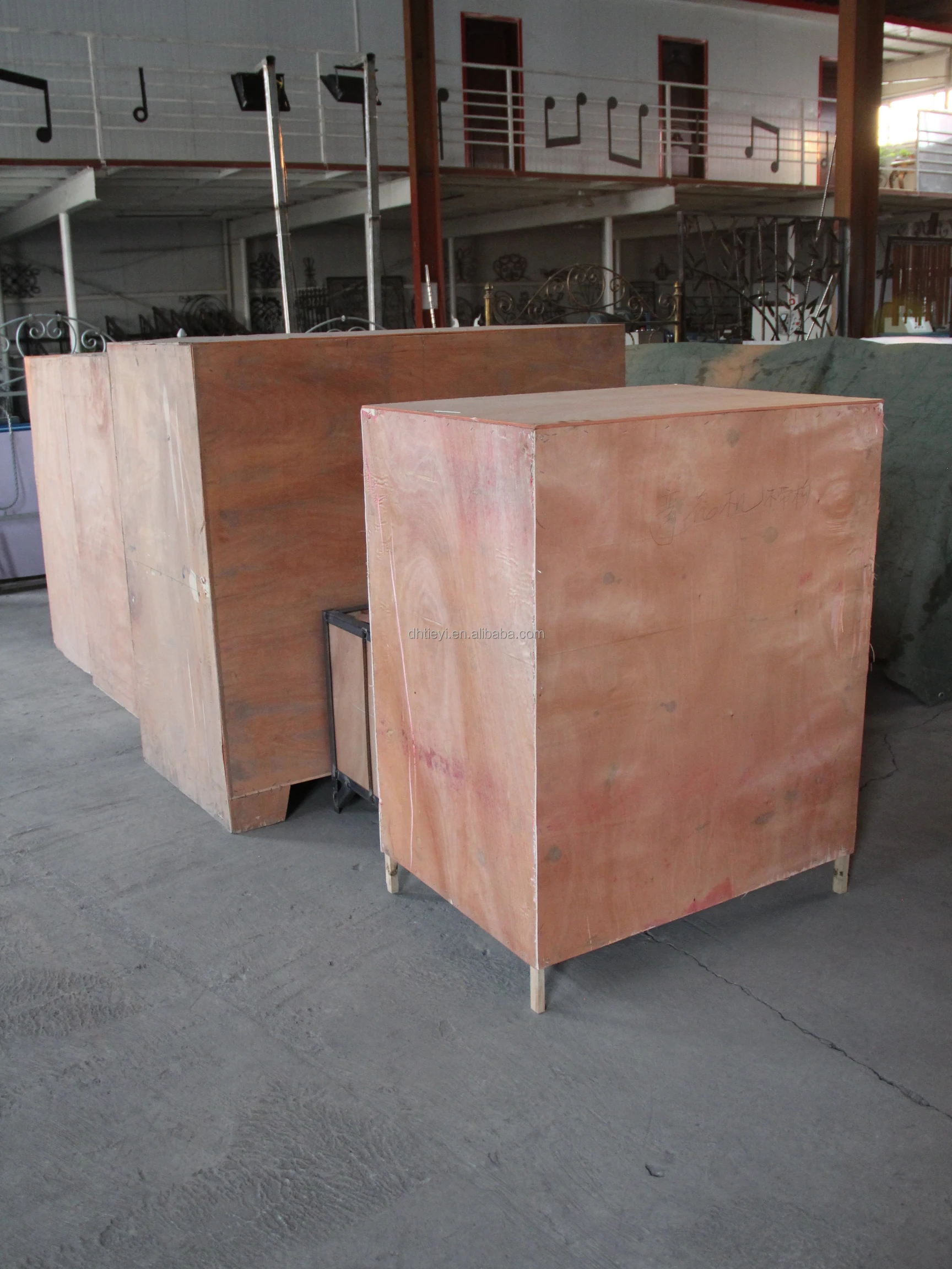 Two in One Wrought Iron Flower Basket and Twisting Machine