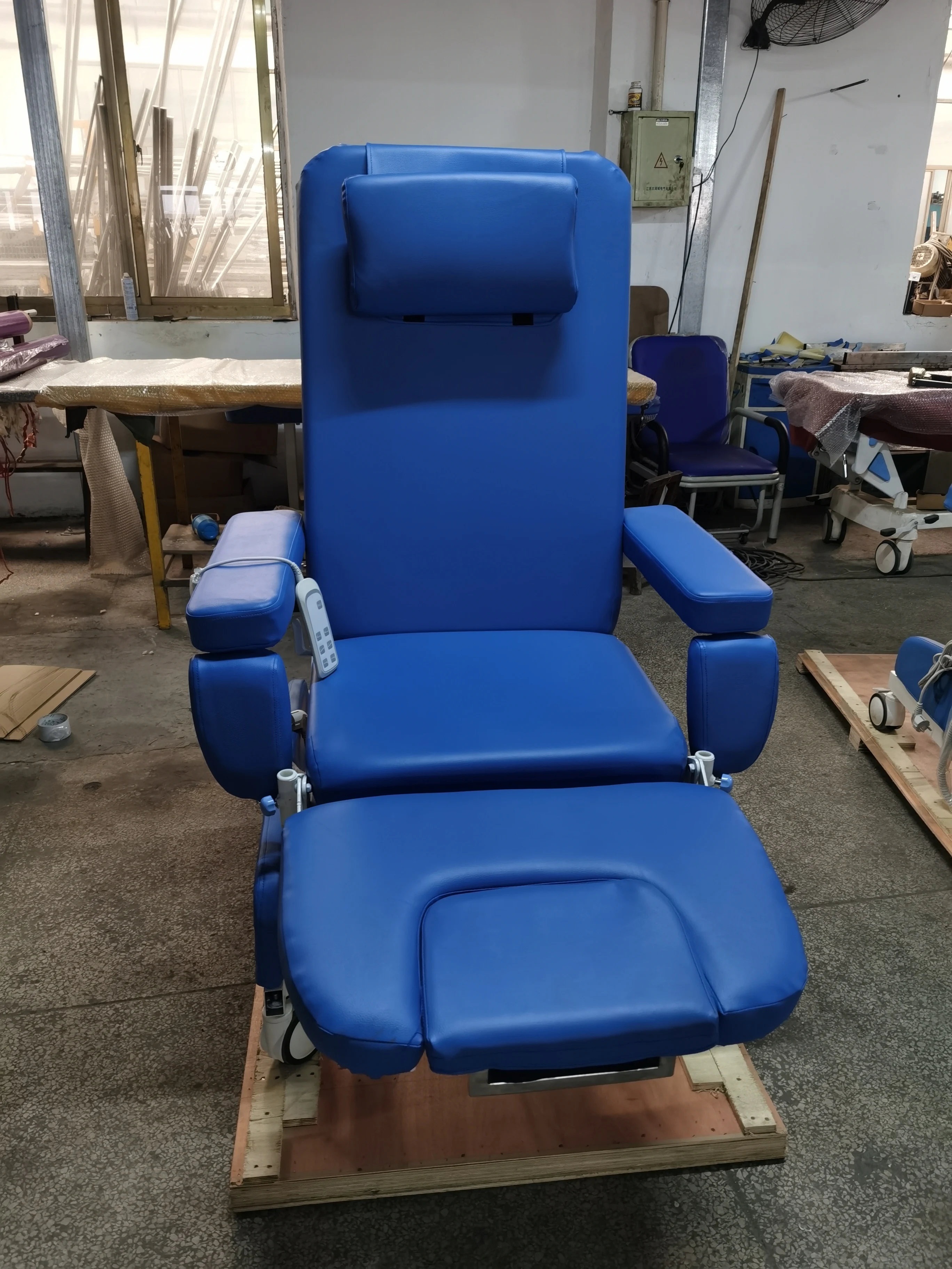 Hospital Patient Medical Blood Donation Chair Medical Electric Blood ...