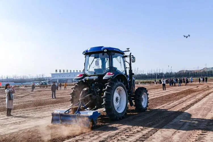 4WD Blue Agricultural Diesel Tractor Farmer's Used/New Tractor with YTO ...