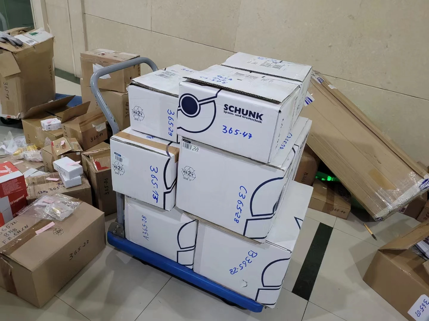 Sgb Small Simple Actuated Plastic Angular Pneumatic Palletizer Hand ...