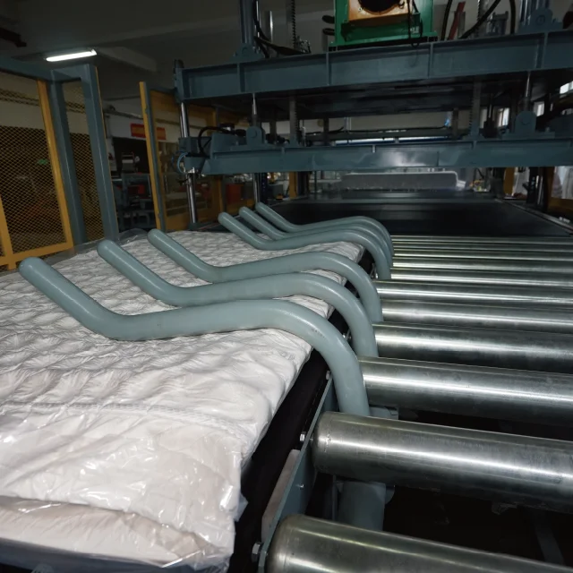 Lr-kpline-26p Packing Machine Packaging Kraft Paper Mattress Roll - Buy ...