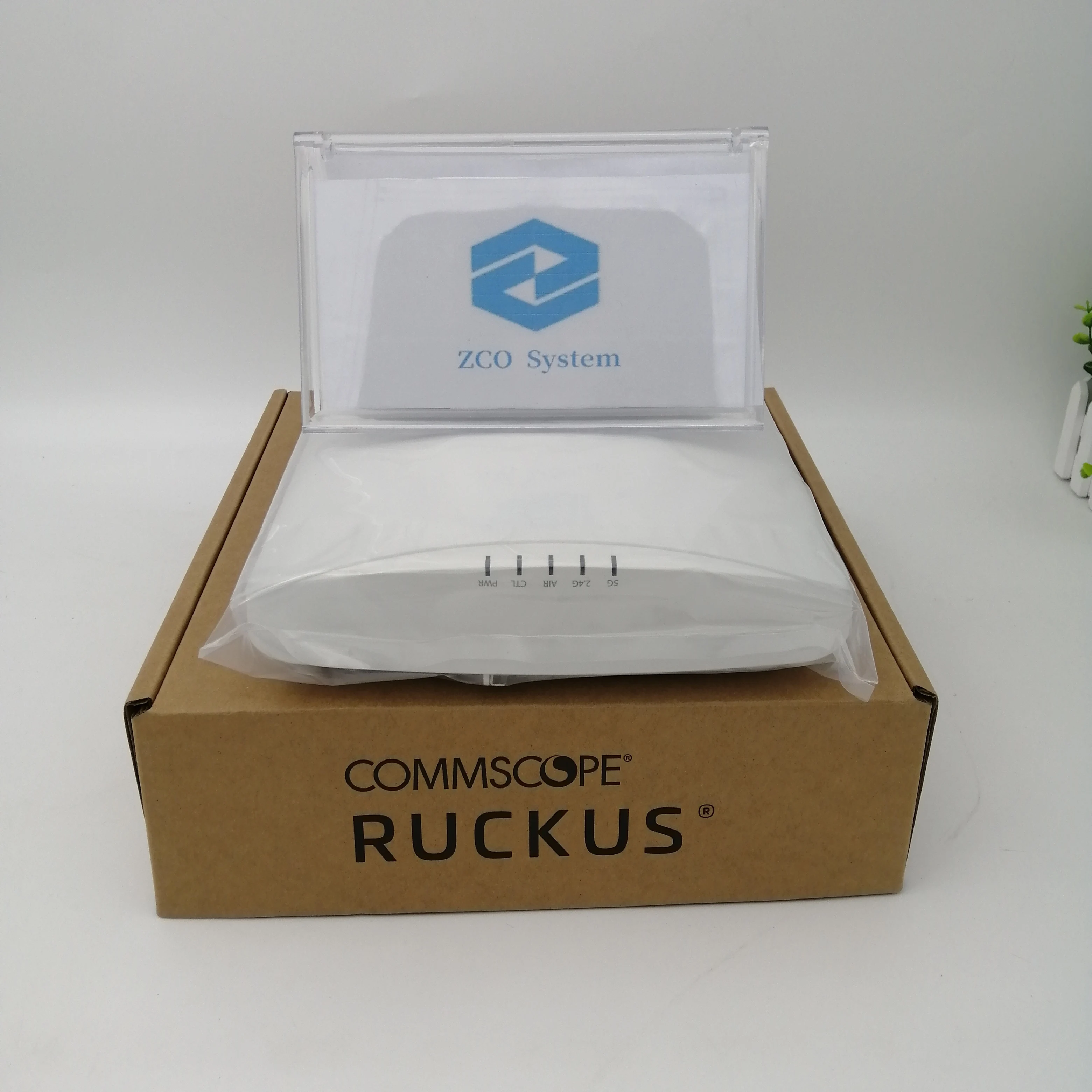 Ruckus 901-R650-WW00 Dual-Band Wireless Access Point, 802.11ax