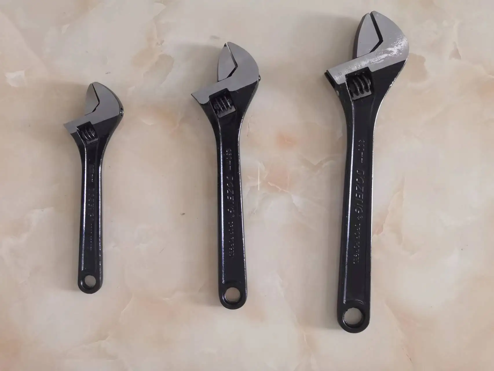 Wide Mouth Wrenches - Adjustable & Durable Solutions