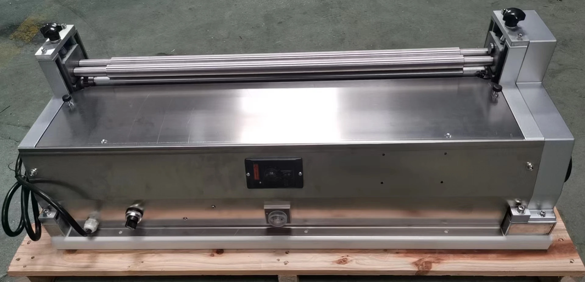 AW-720 Glue Machine - Efficient Cold Gluing Solutions