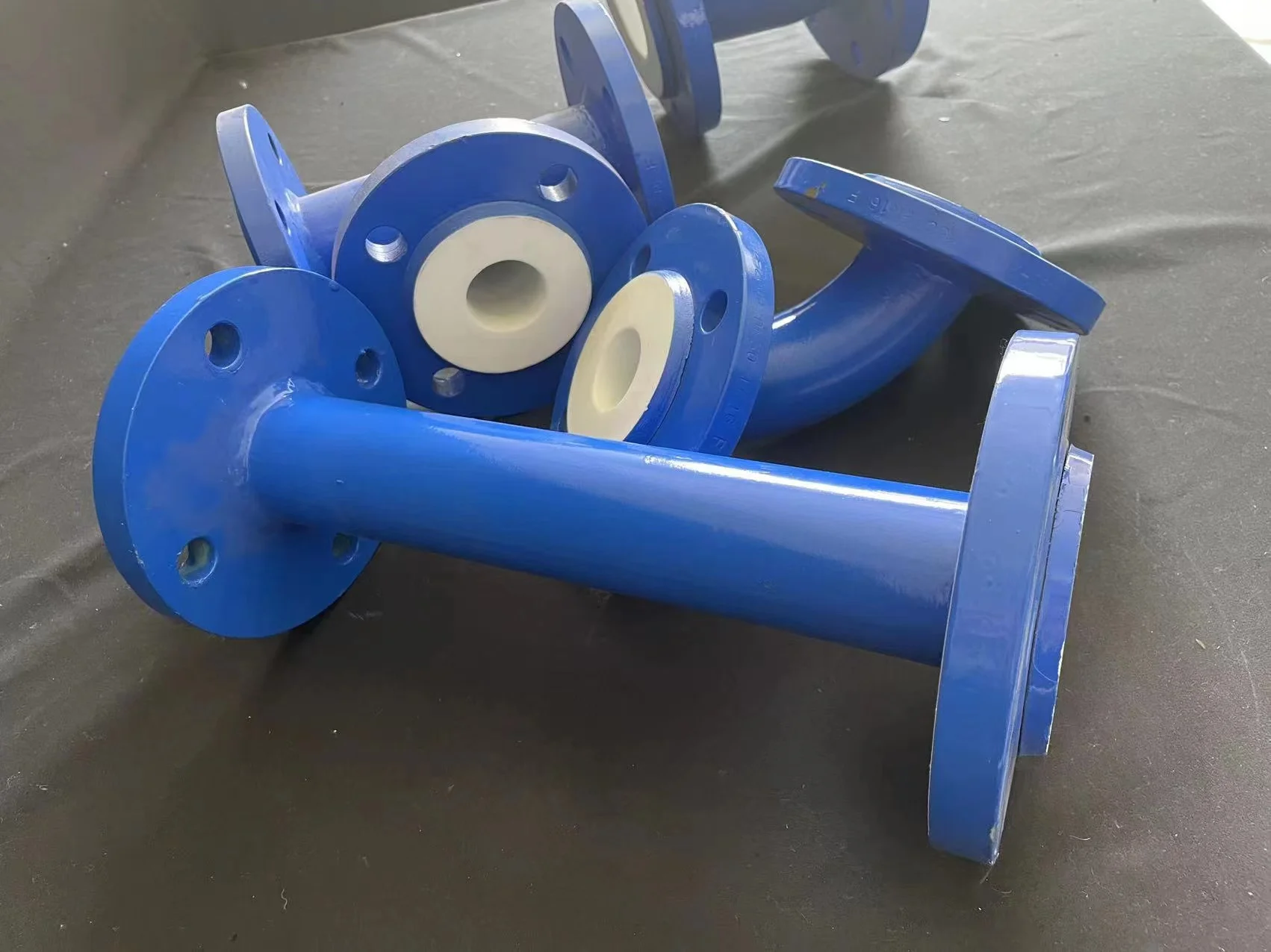 High Quality Pipe Lining Pipe Fittings Molded Straight Sliver Round ...