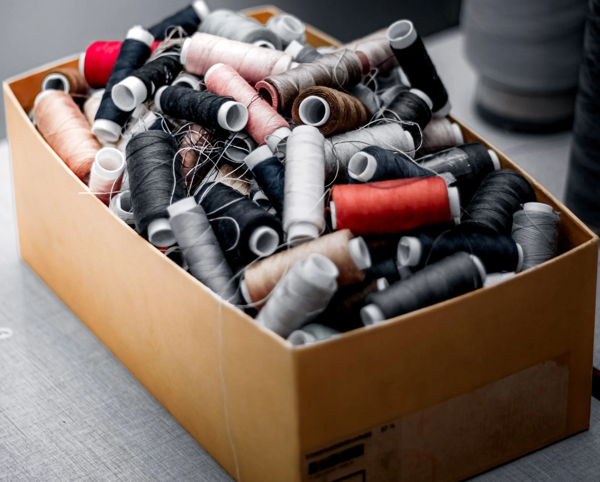 Wholesale Weaving Sewing Thread 40/2 5000yds 100% Polyester Sewing ...