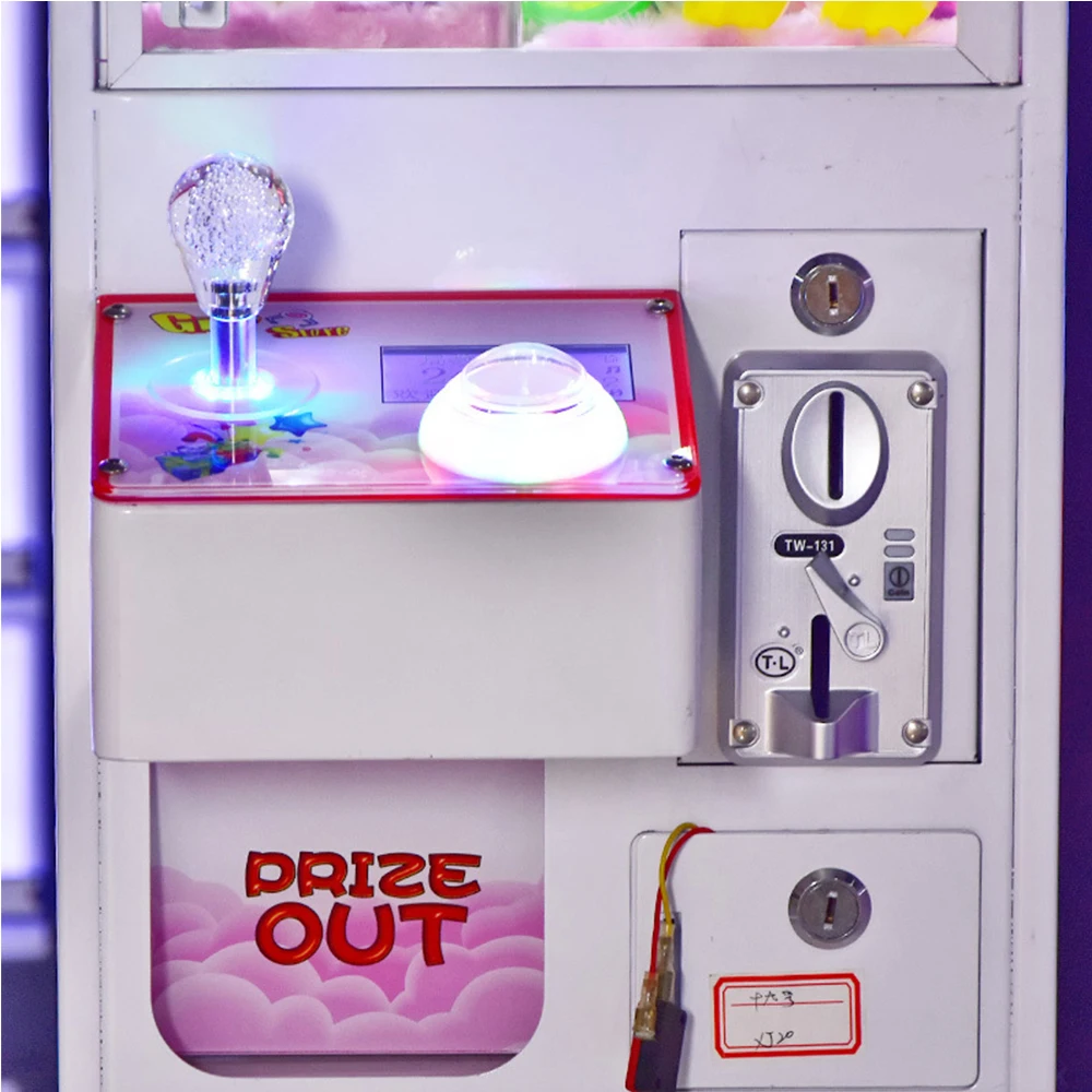 Mini Candy Claw Vending Machine - Kid's Doll Catching Fun