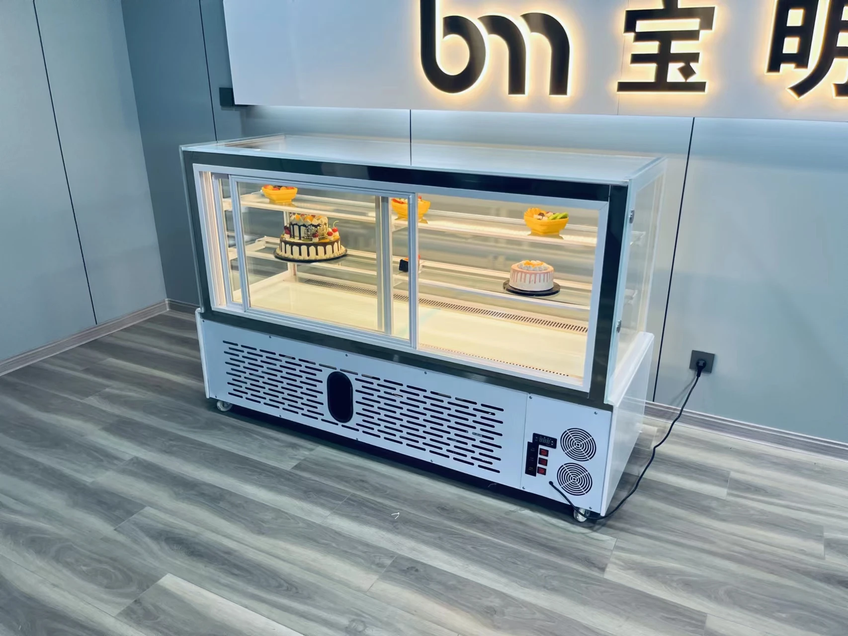 Luxury Borderless Glass Cake Display Showcase Cabinet