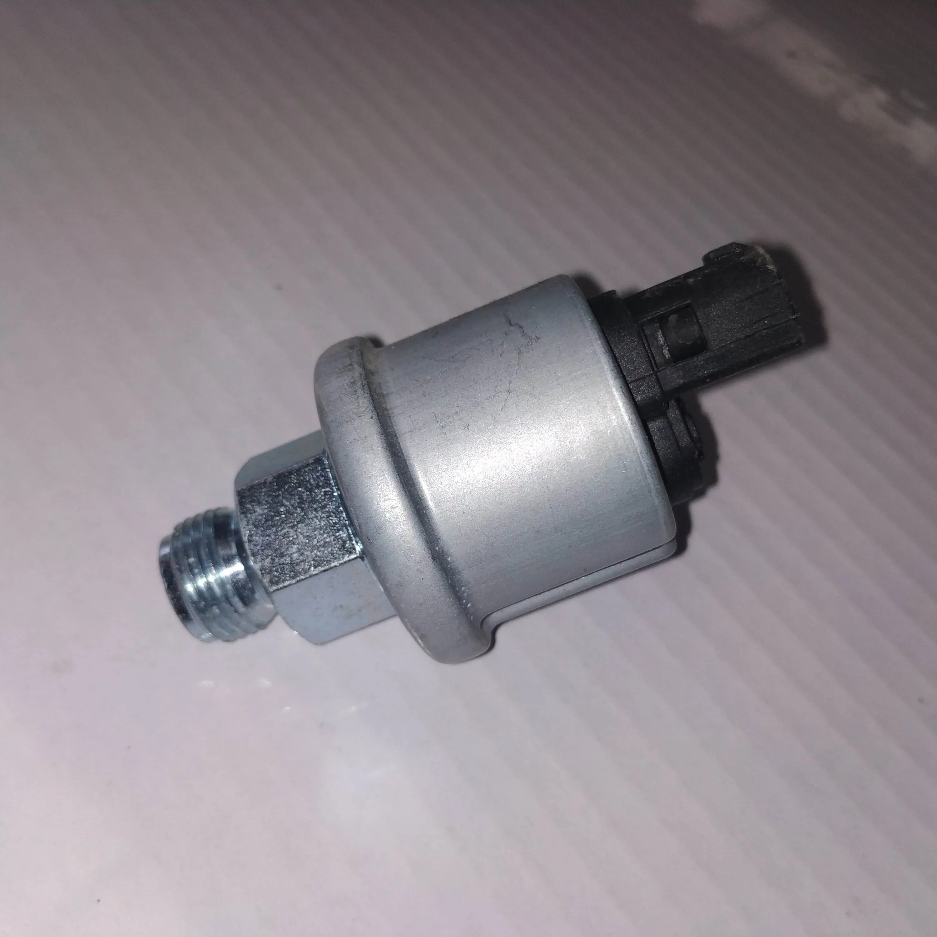 Sinotruk Howo Truck Parts Pressure Sensor Vg1500090060 - Buy Sinotruk ...