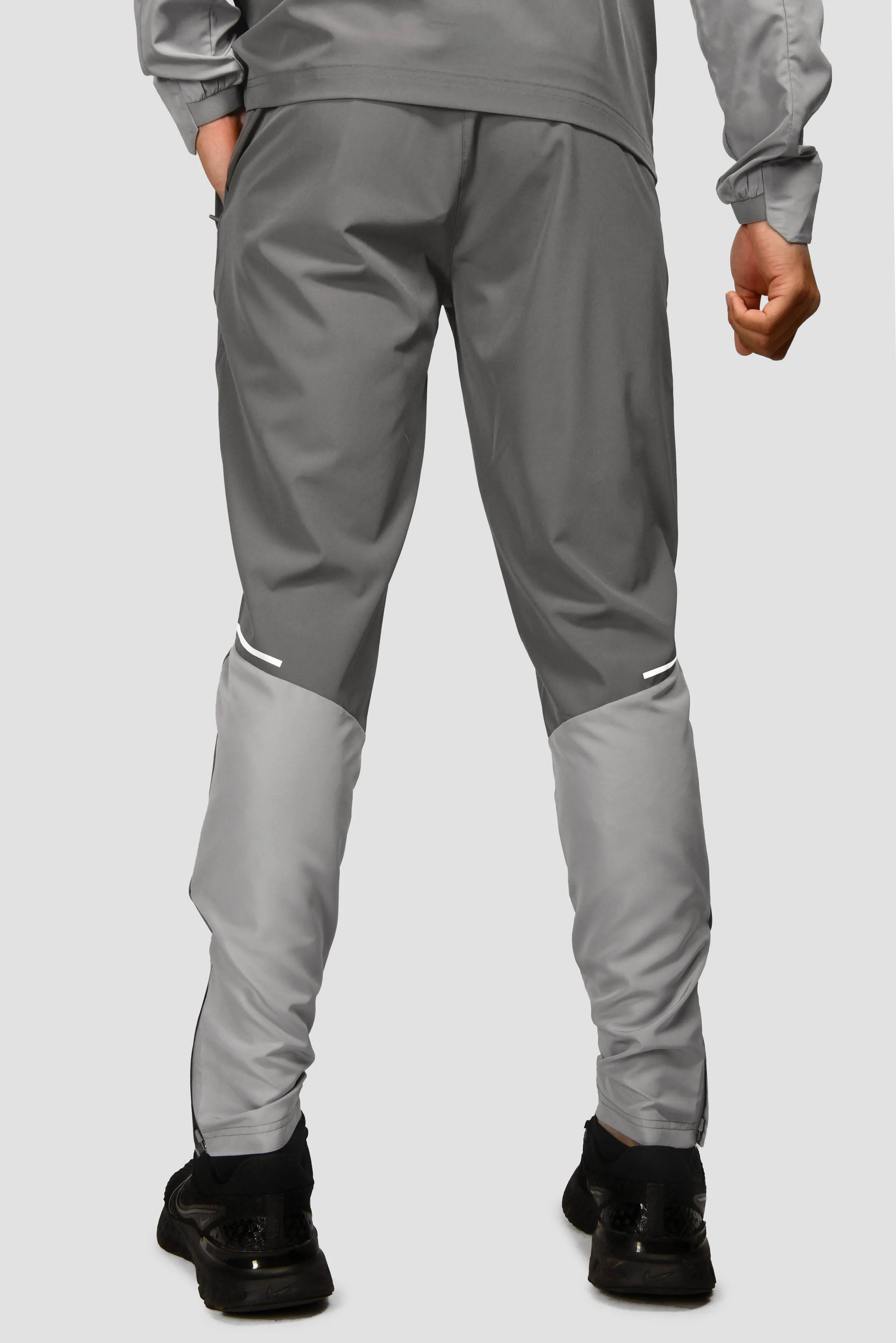 2023 Hot Selling Custom 100% Polyester Waterproof Man Tracksuit for Sport