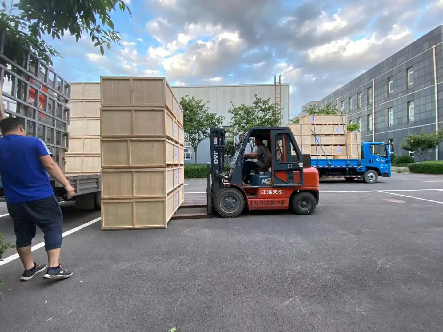 High Quality Car Bodikits Front Bumper With Grill For Audi Q3 Sq3 High ...