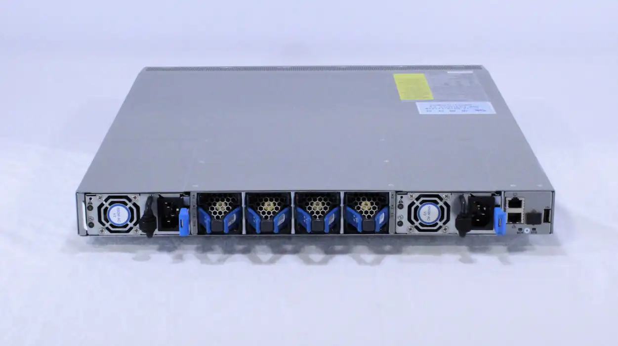 N9K-C9332C 9332C ACI脊柱开关，带32p 40/100G QSFP28，2p 1/10G SFP| Alibaba.com