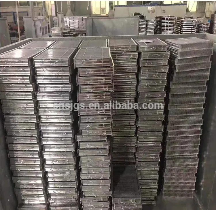 Hot Sale Gf25 Radiator Pa66 Gf30 Gf33 for Automotive Cooling