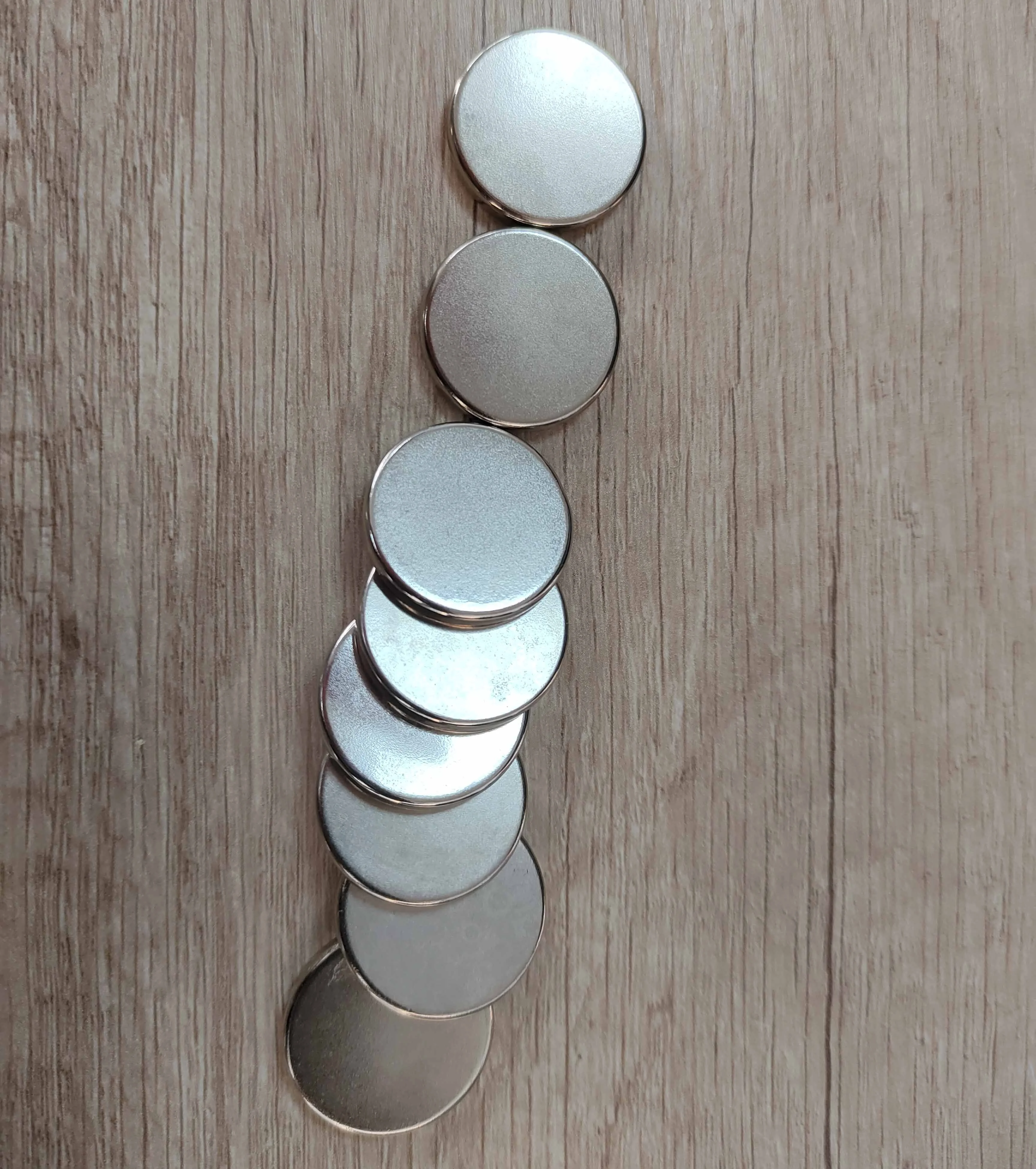 Strong Disc Shaped N52 Neodymium Magnet - Buy Educational Material,Disc ...