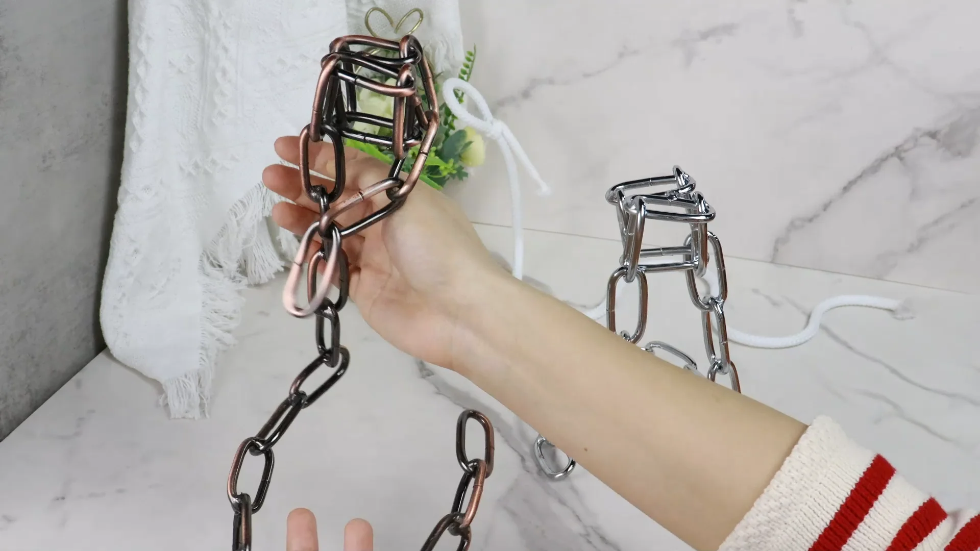 Kitchen Funny Metal Mounted Hanging Chain Wine Glass Stand Rack Display ...