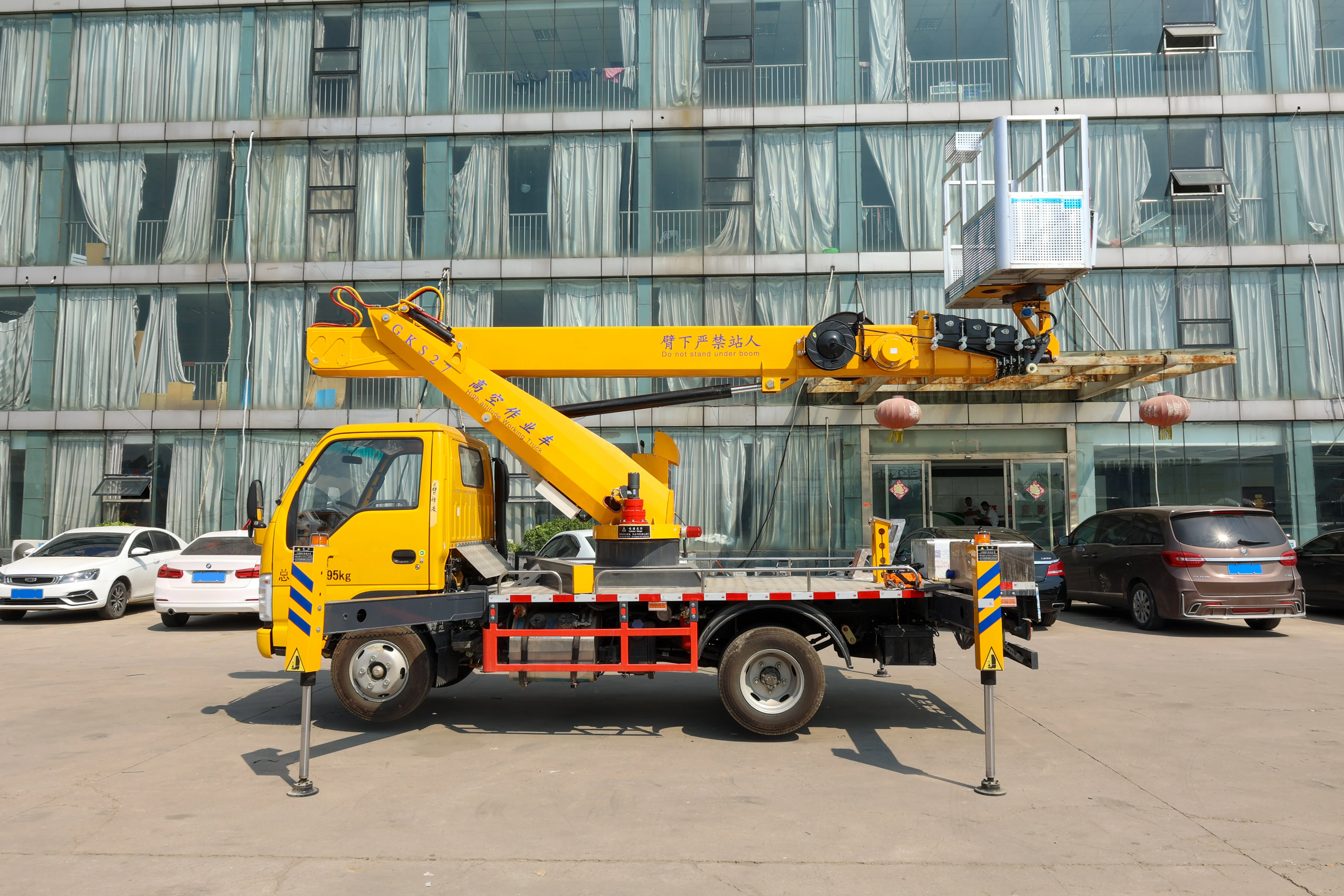 27 Metre Telescopic Boom Articulated Lift Skylift Truck on Sale ...