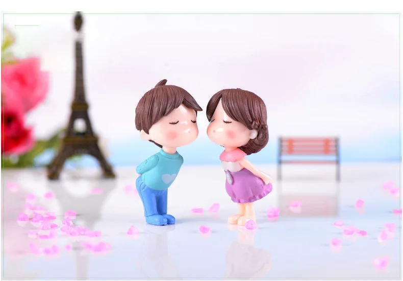 Miniature DIY Figurine - Lovers Kissing Couple Doll