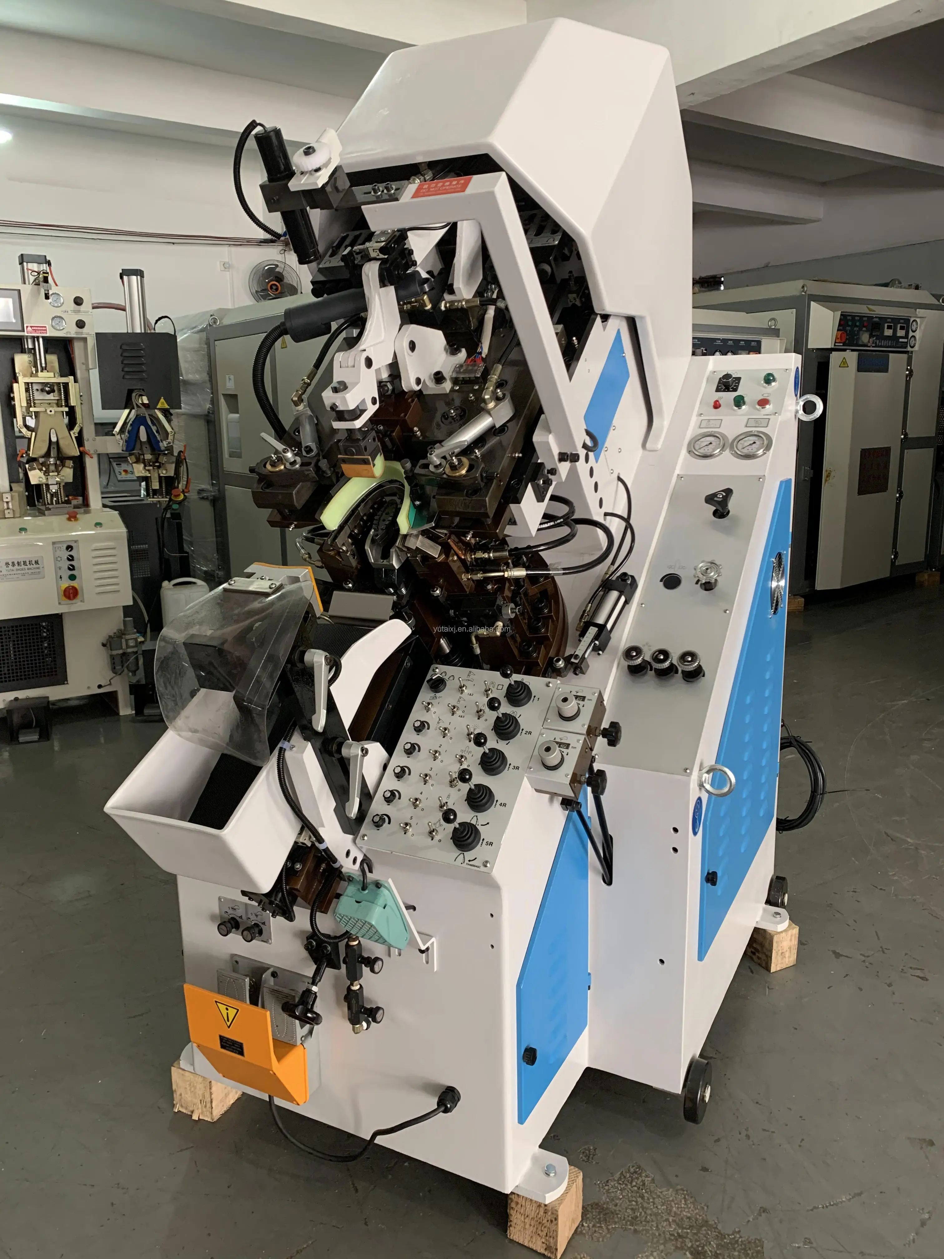 Shoe Making Machine 9 Pincers Hydraulic Automatic Toe Lasting Machine ...
