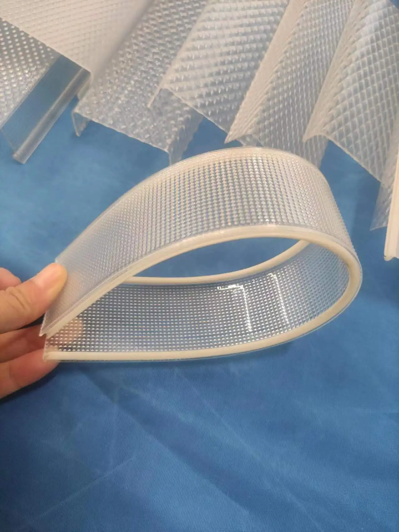 Micro Prosmatic Honeycomb Ugr Diffuser Pmma for Led Linear Profile ...