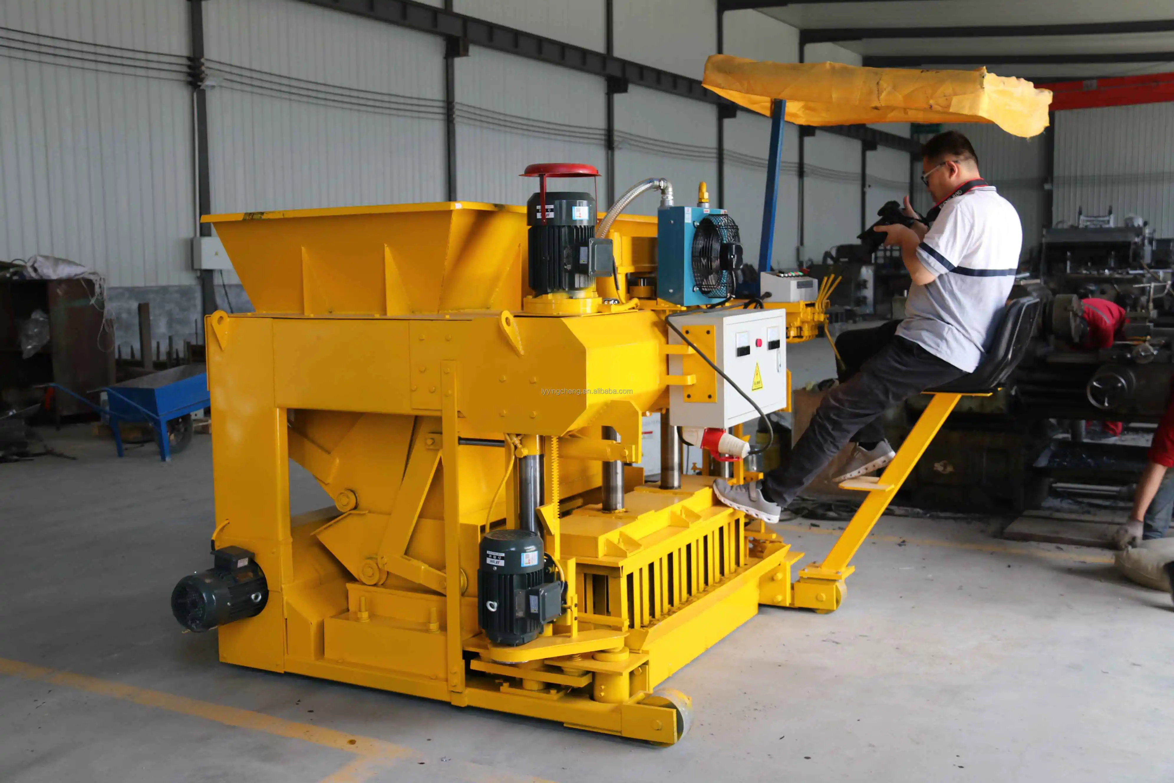Movable Concrete Block Laying Machine Hydraulic Press Cement Block ...