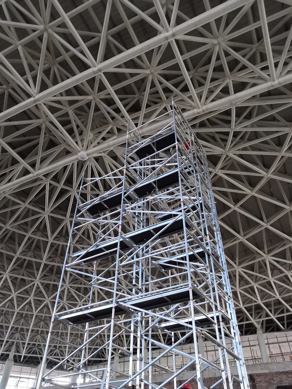 Aluminium Scaffolding - Durable and Adjustable Solutions