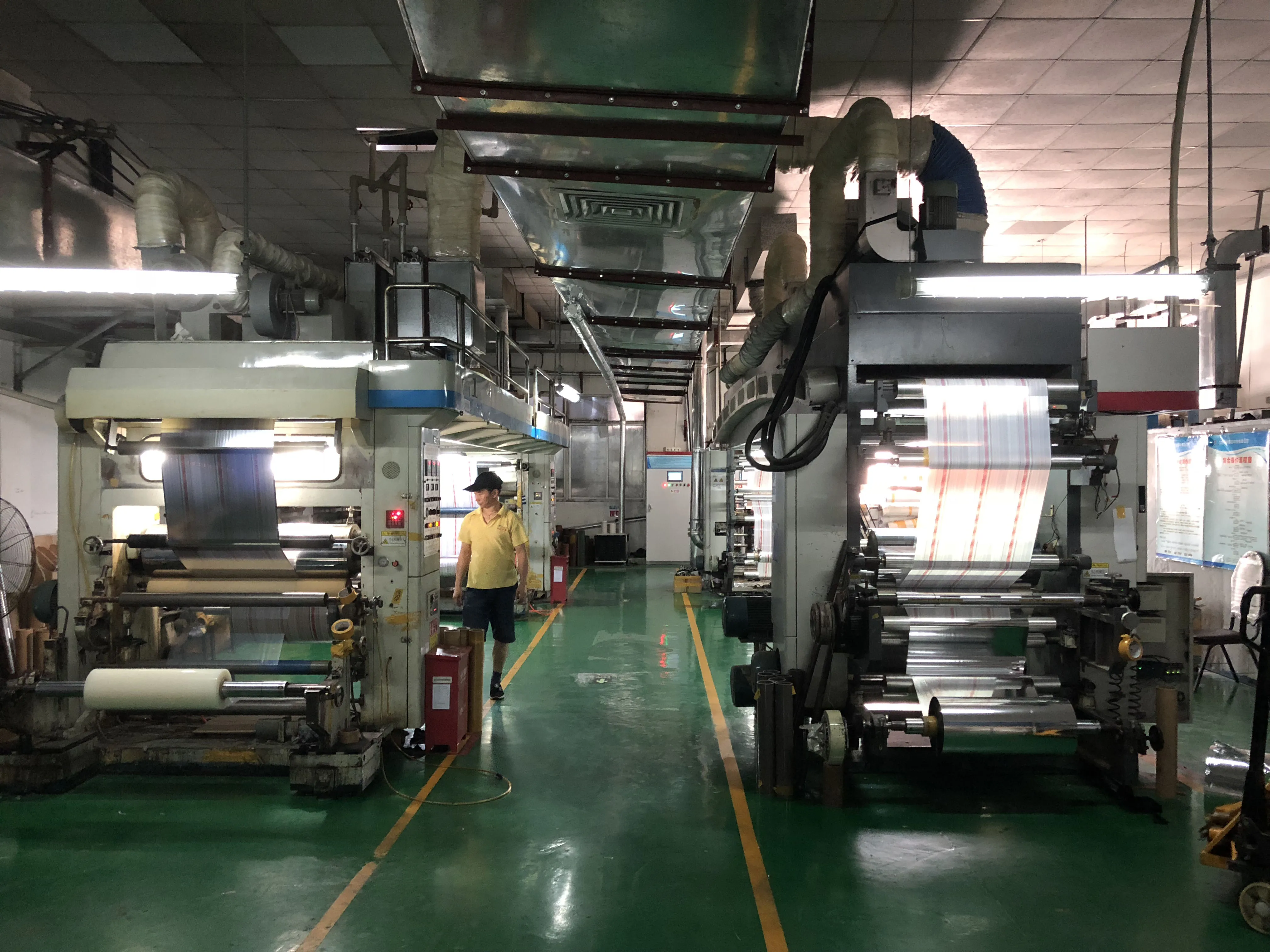 Colorful in Mold Labeling Plastic Cups - Decai Customization