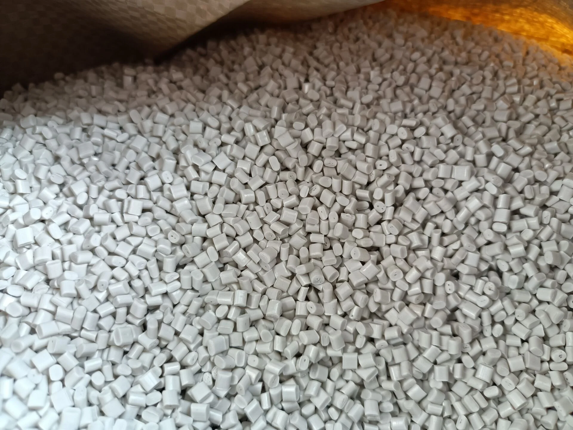 Virgin Abs With Glass Fiber Plastic Raw Material Pellets Per Kg ...