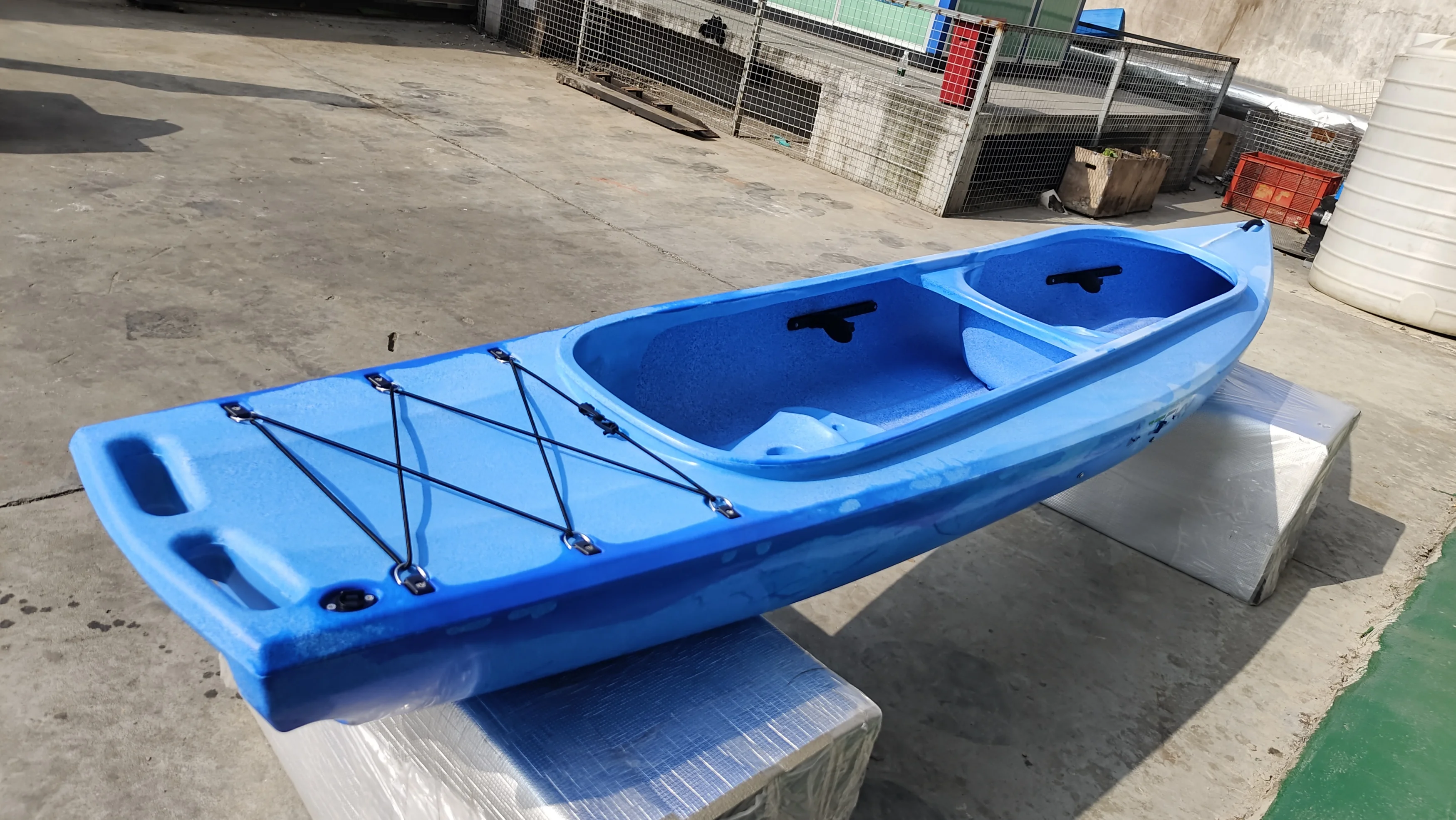 Hot Selling 4.2m Hdpe Plastic 4 Person Sit In Kayak 4 Seats Family ...