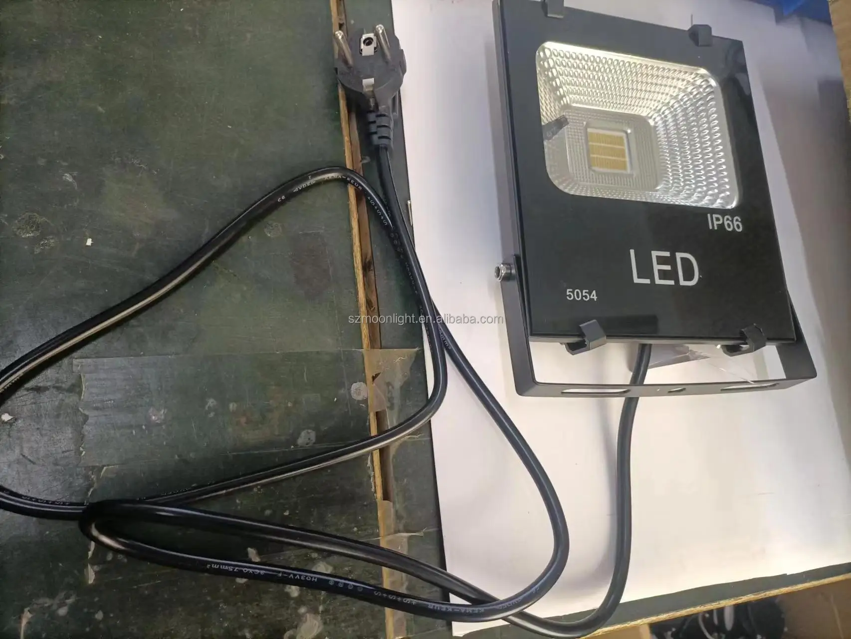 200W RGB LED Flood Light - IP66 Waterproof Outdoor Lighting