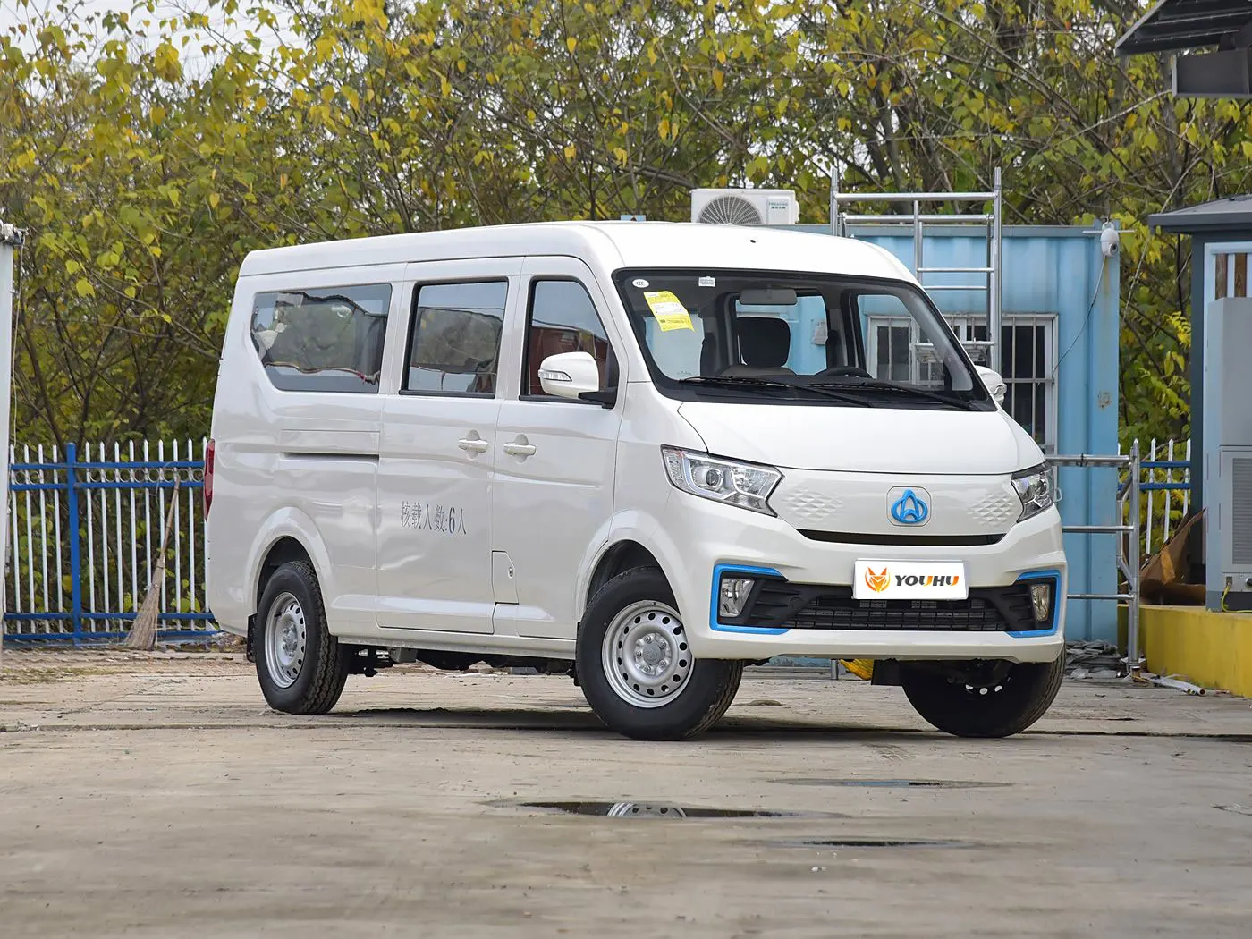 Changan KYC V5 EV Minivan - Versatile Electric Vehicle