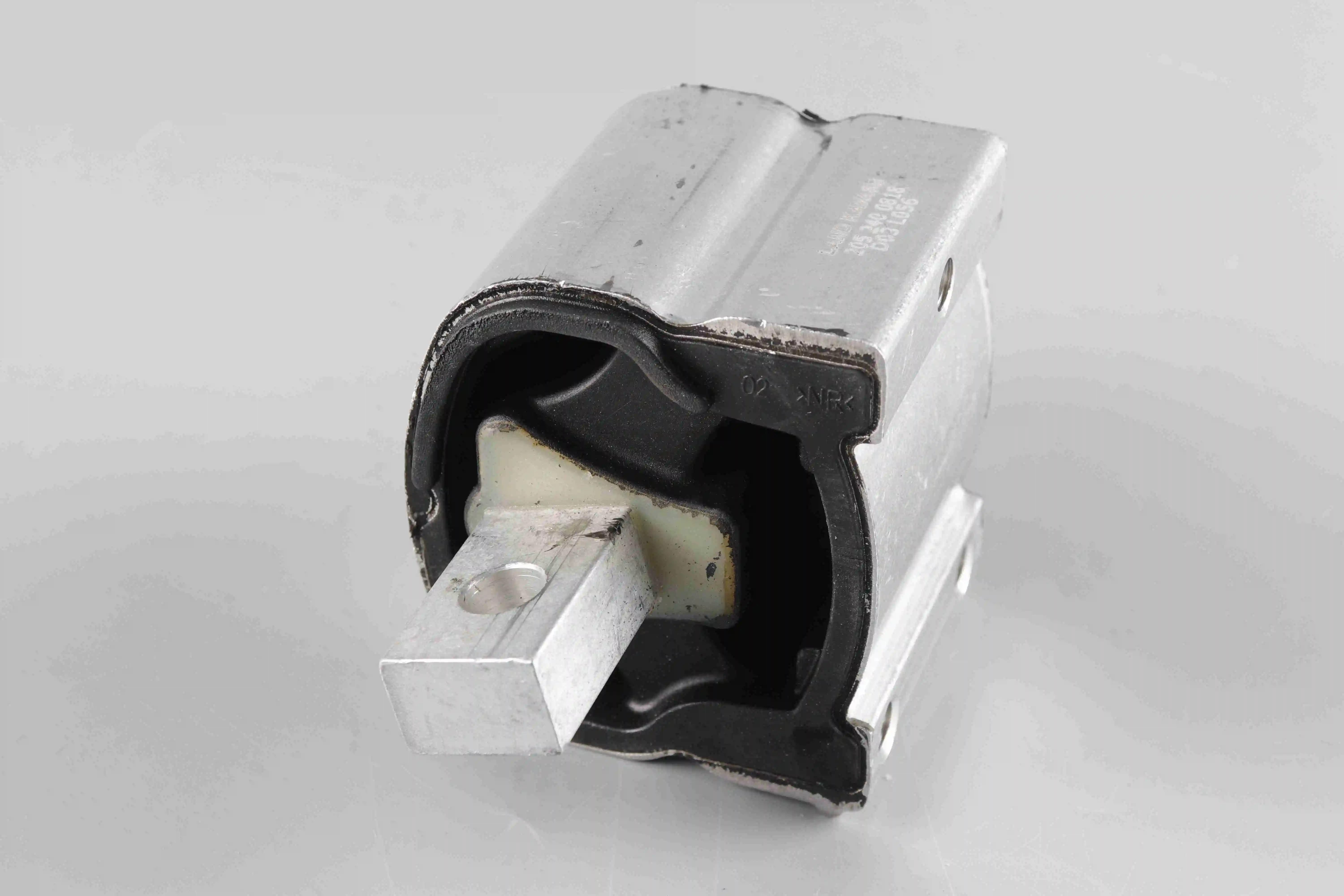 奔驰w205 S205 C205 W213 A205 2052400818 2052403300 2052405100的汽车零件发动机安装 ...