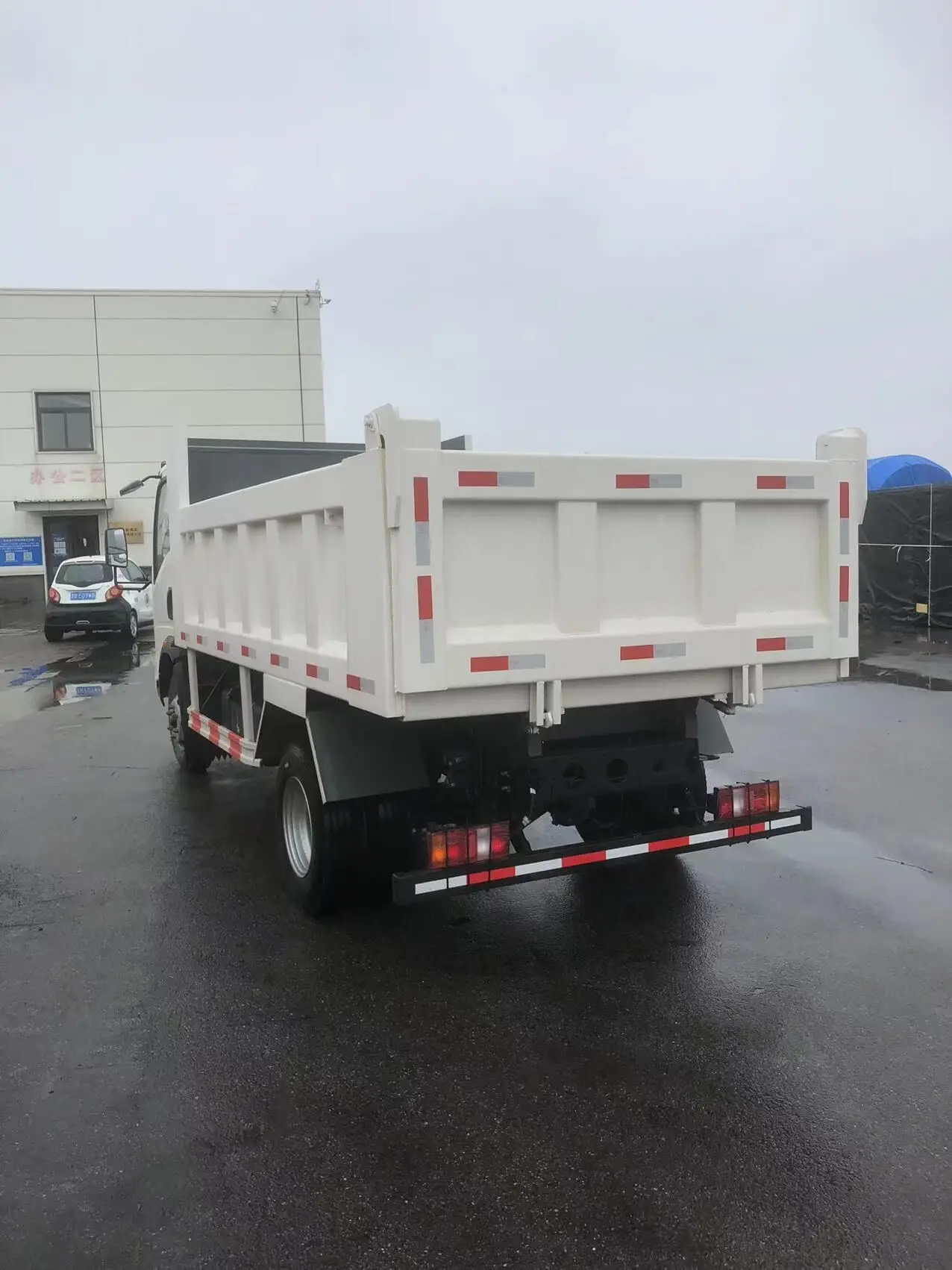 Brand New Sinotruk Howo Lhd Rhd 4x2 Small Light Mini Dump Food Cargo ...