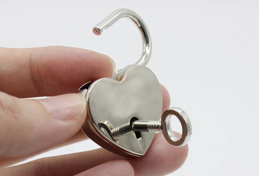 30x39mm Antique Style Heart Shape Padlock - Vintage Lock