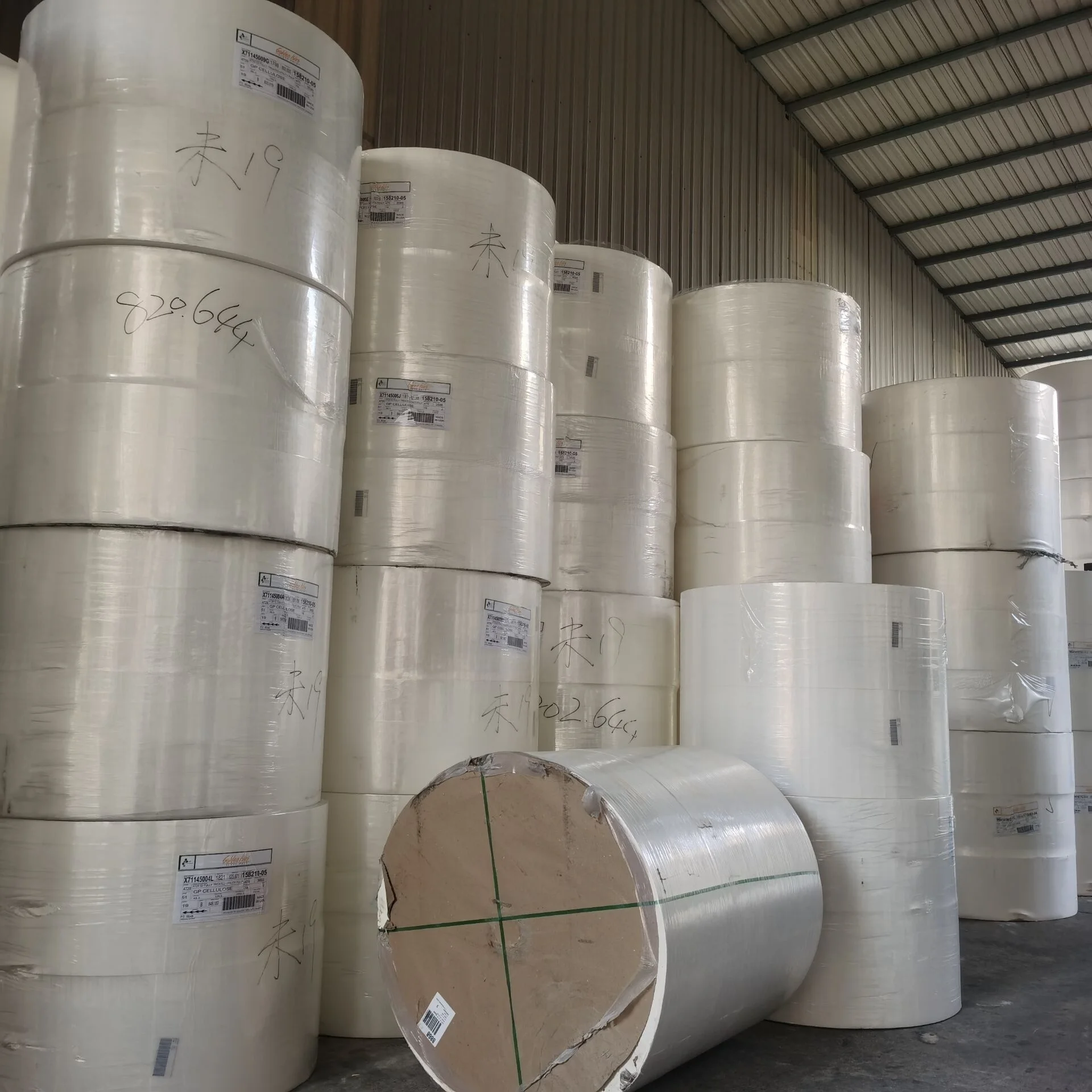 American Virgin Fluff Wood Pulp for Baby Diapers & Napkins