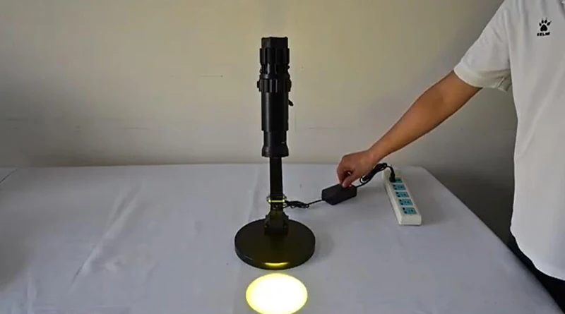 Desktop Optical Wafer Inspection Light Yellow Wafer Semiconductor ...