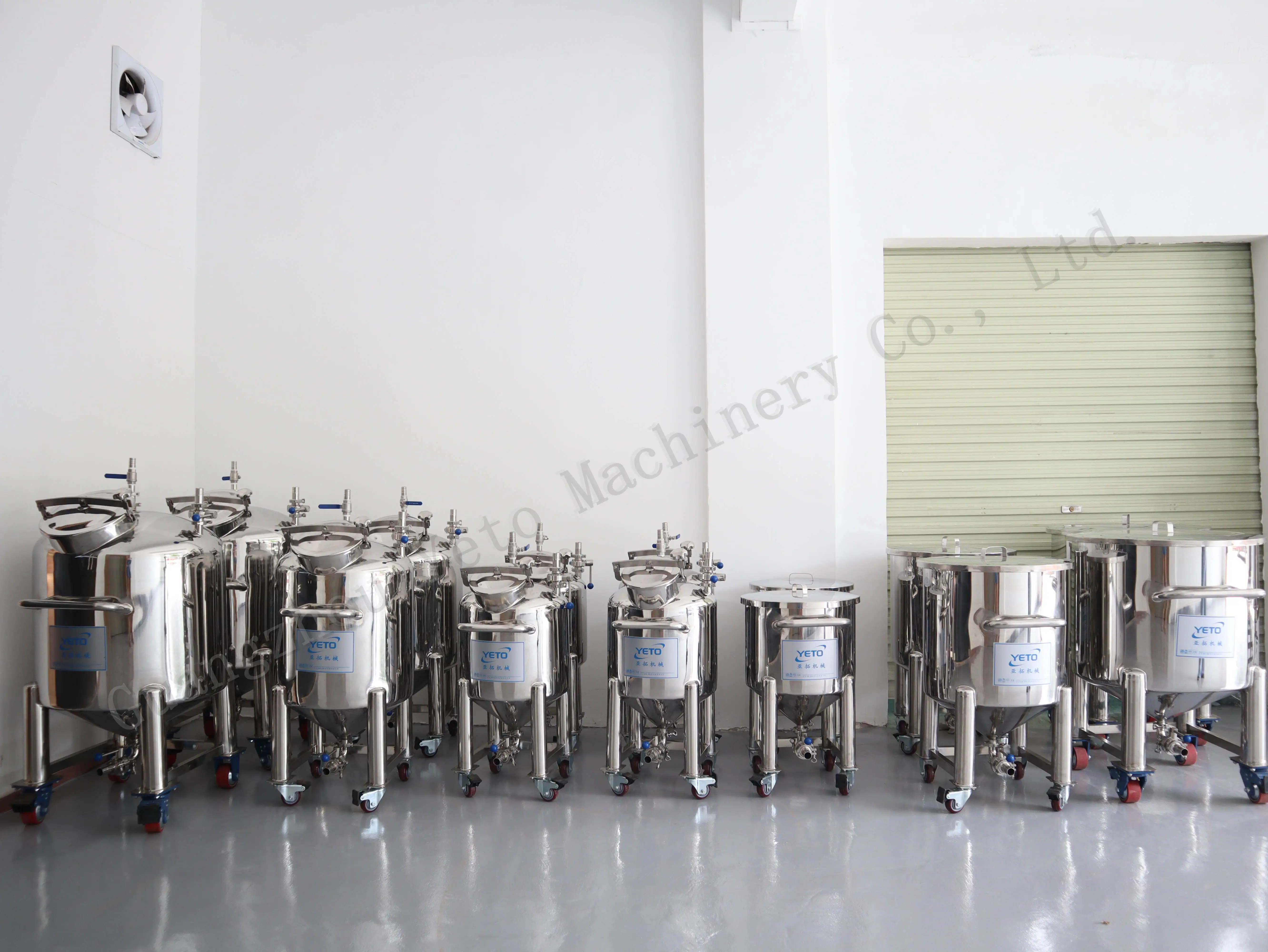 Stainless Steel Chemical Storage Tank Equipment For Oil Food Cosmetic ...