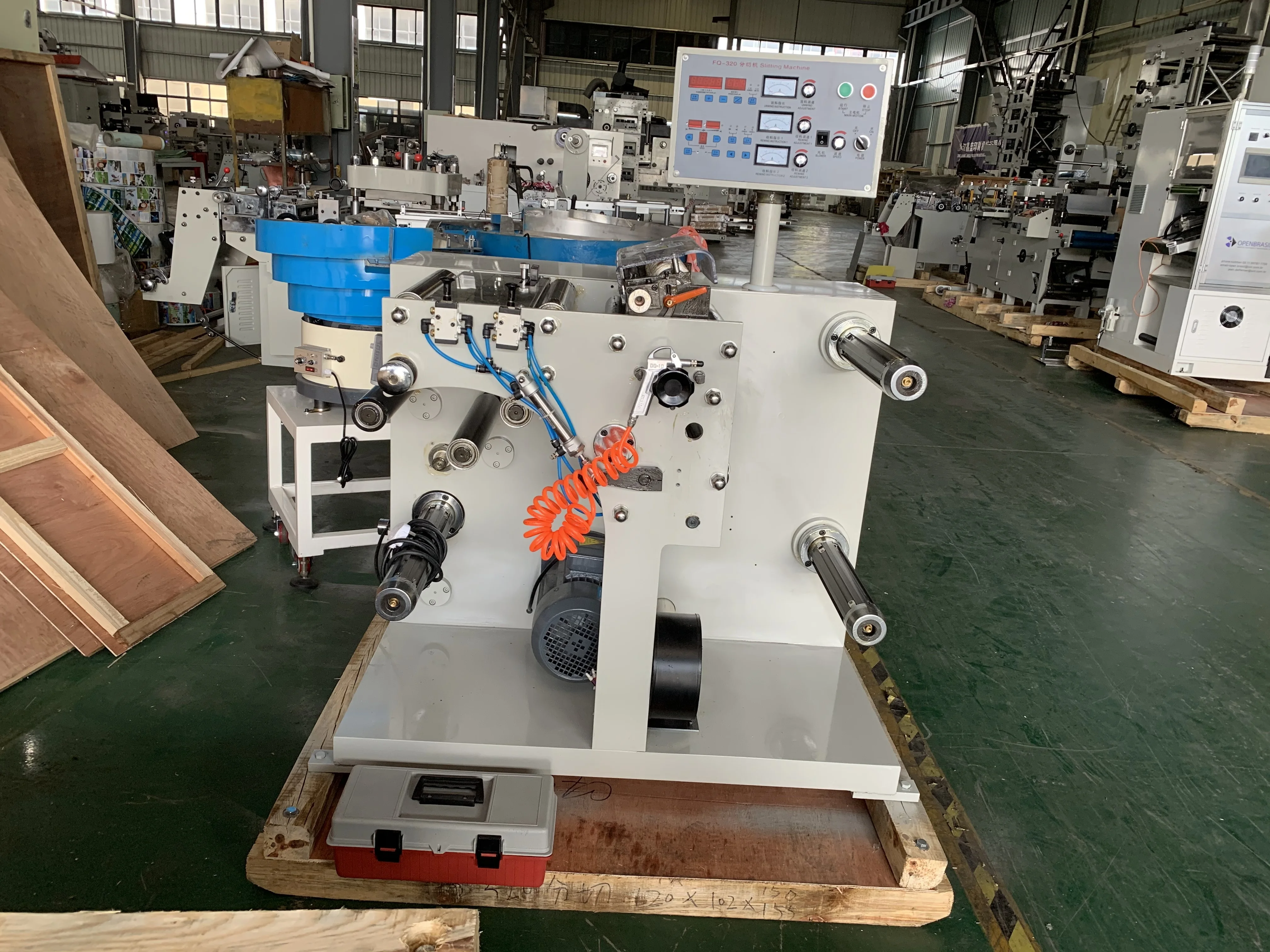 LFQ-320 Roll to Roll Servo Narrow Web Label Slitting With Turret ...