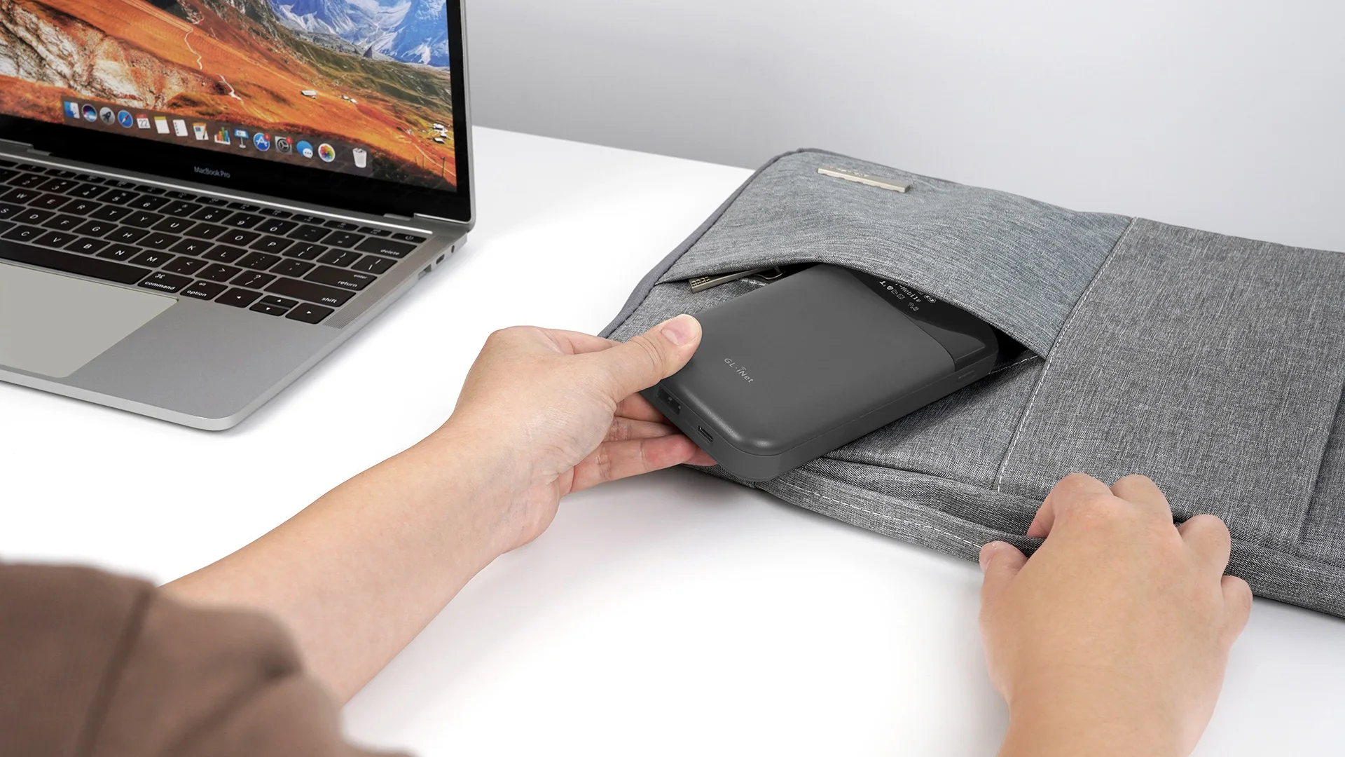 Gl Inet Outdoor 4g Lte Cpe Router Rechargeable Power Bank Bonding ...