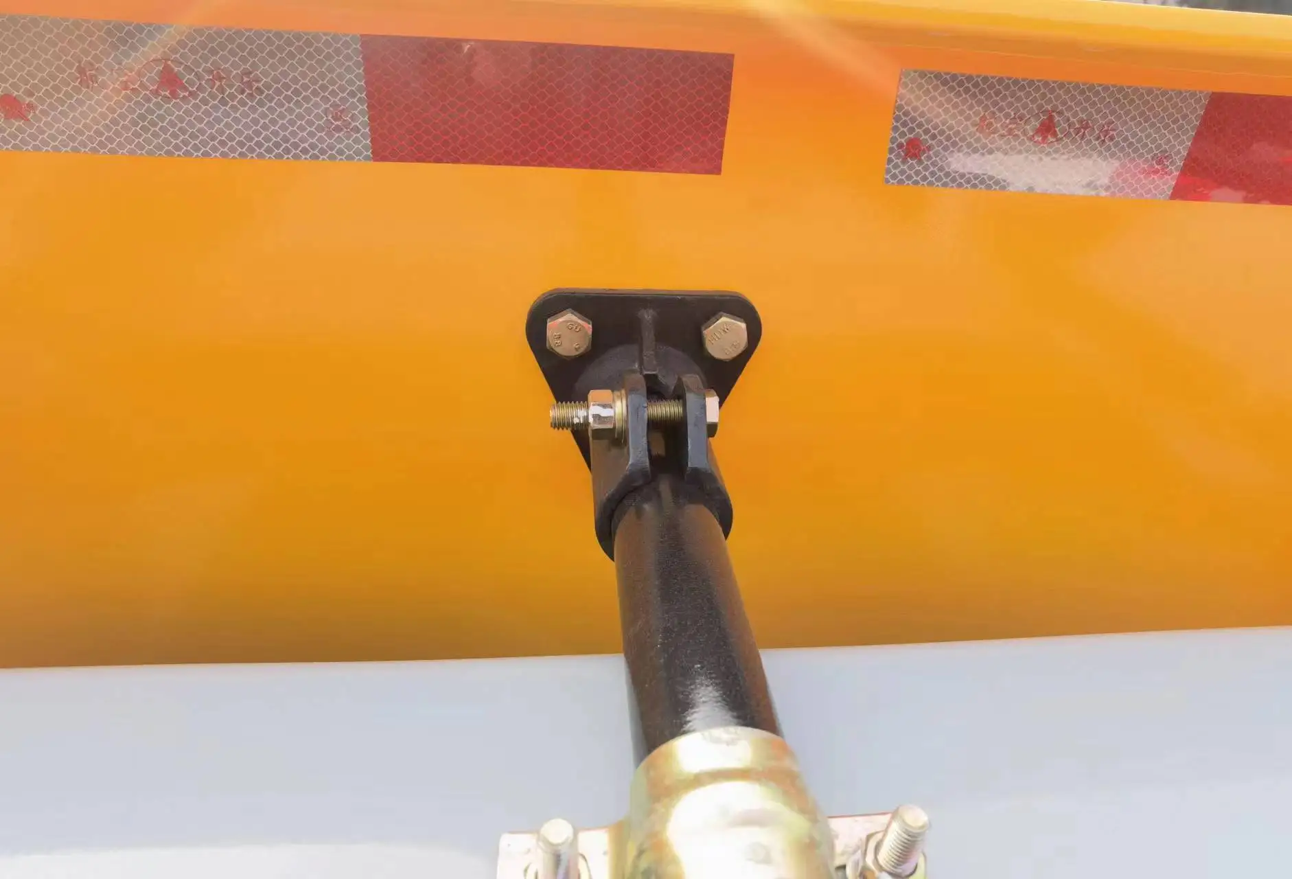 Tri- Axle 20ft/40ft Container Skeleton Container Truck Semi Trailer ...