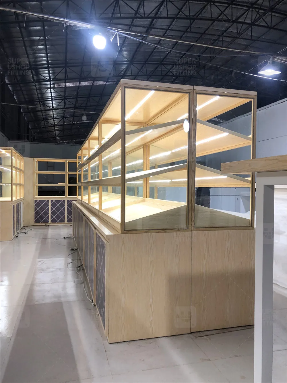 Customized Wooden Bakery Display Racks - Trendy & Durable